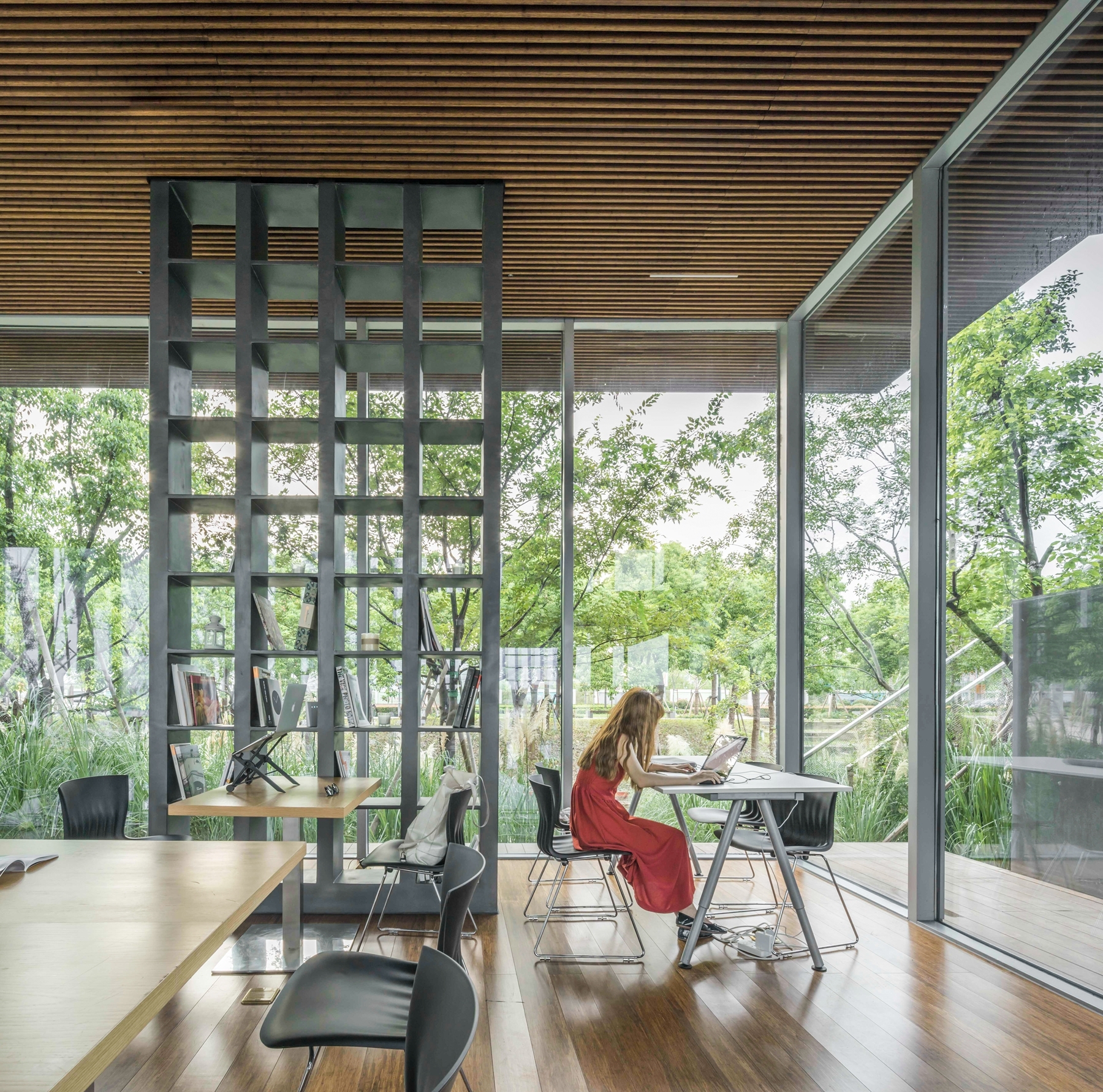 Gallery of Lattice Book House / Scenic Architecture Office - 4