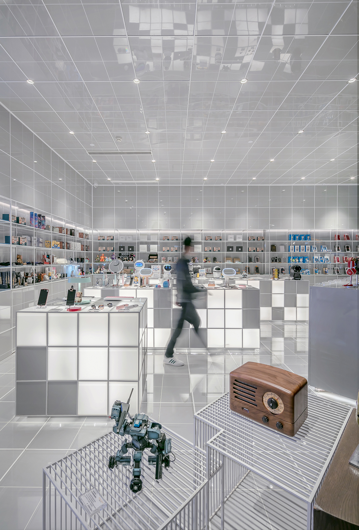 Gallery of ChicBus Alipay Flagship Store / LYCS Architecture - 3