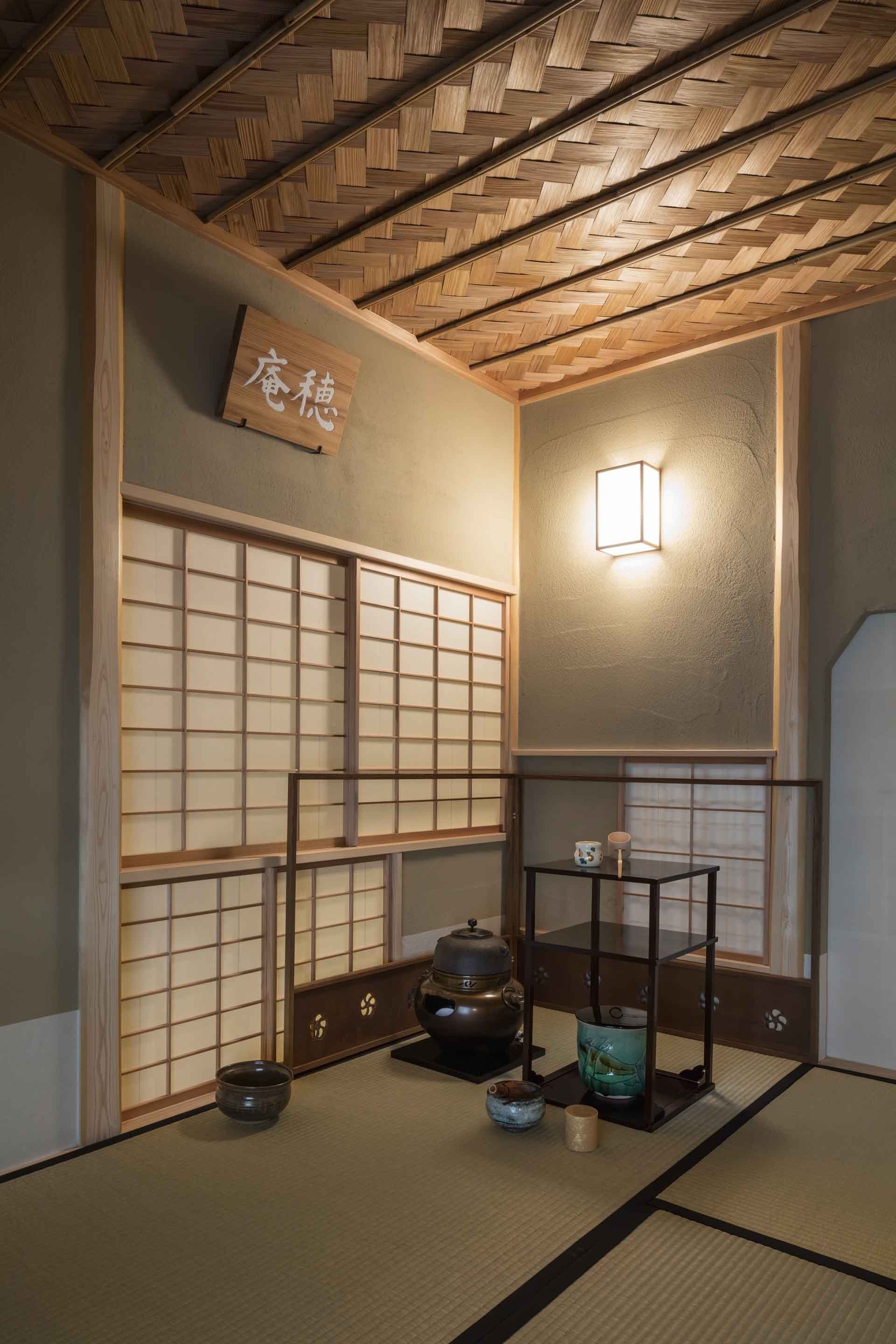 Gallery of A House with a Ryūrei Style Tea Room / Takashi Okuno ...