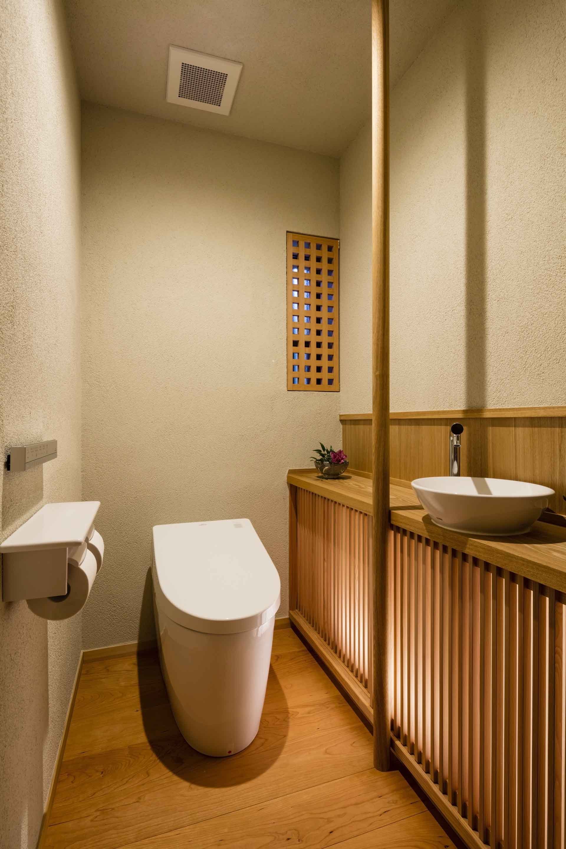 Gallery of A House with a Ryūrei Style Tea Room / Takashi Okuno ...