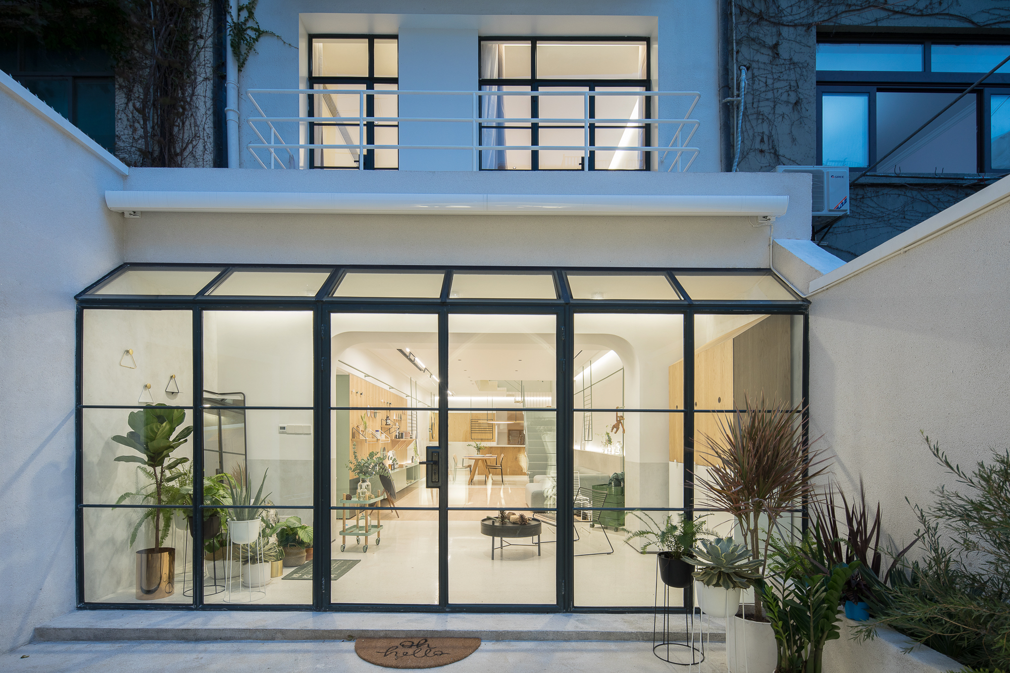 Gallery of A White House, A Growing Home / Kai Liu - 9