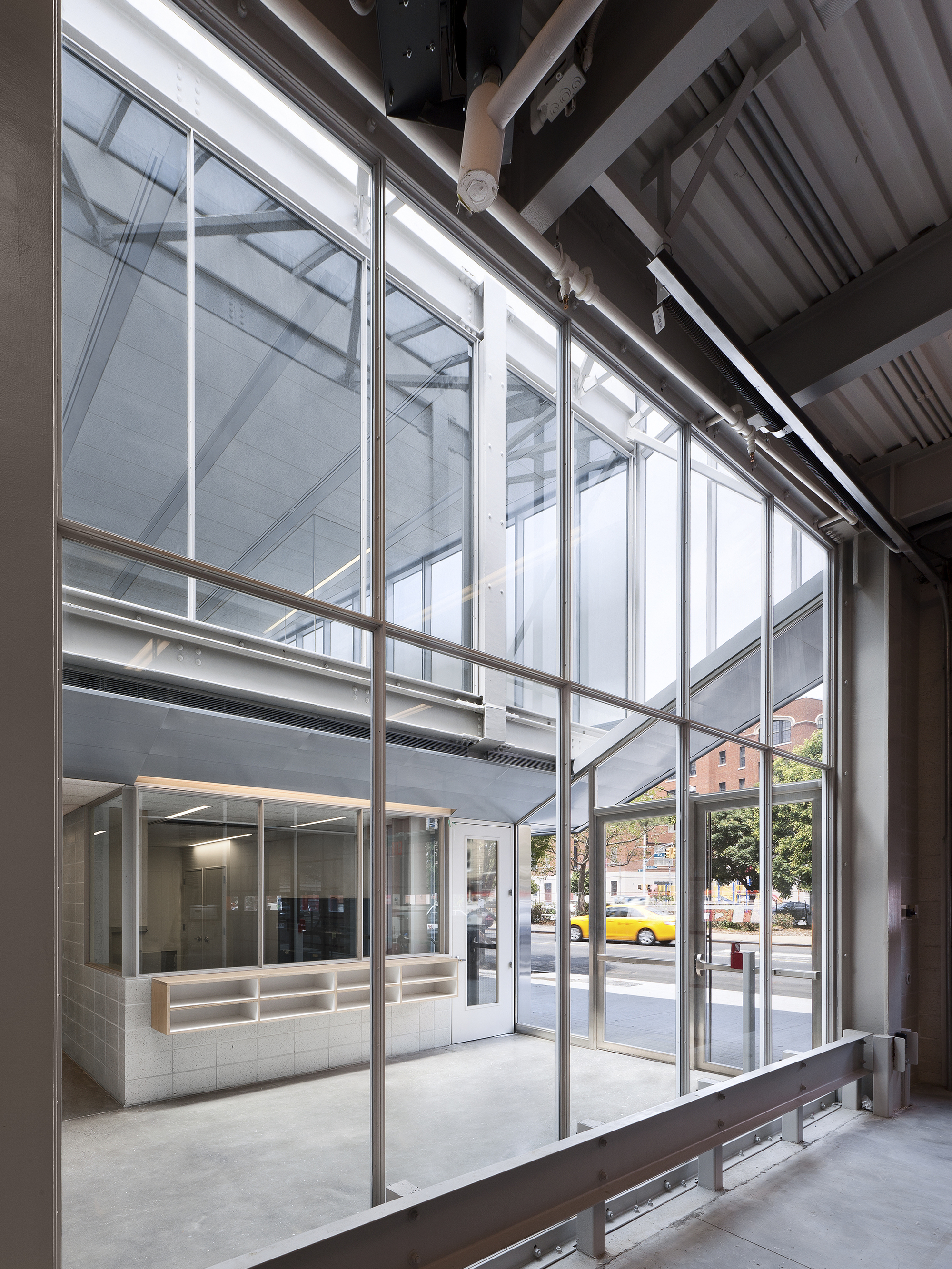 Gallery of Greenpoint EMS Station / Michielli + Wyetzner Architects - 5