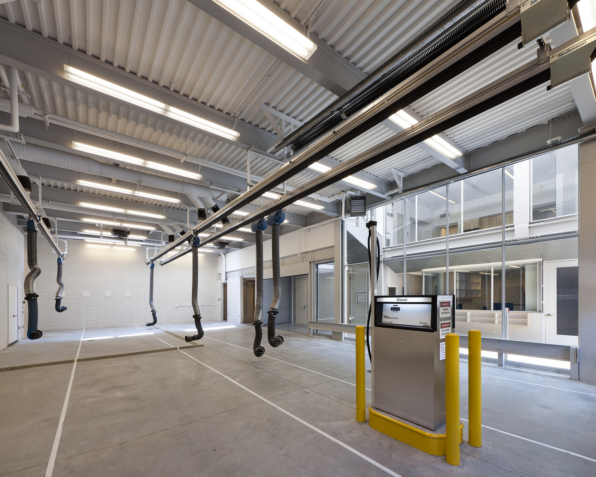 Gallery of Greenpoint EMS Station / Michielli + Wyetzner Architects - 4