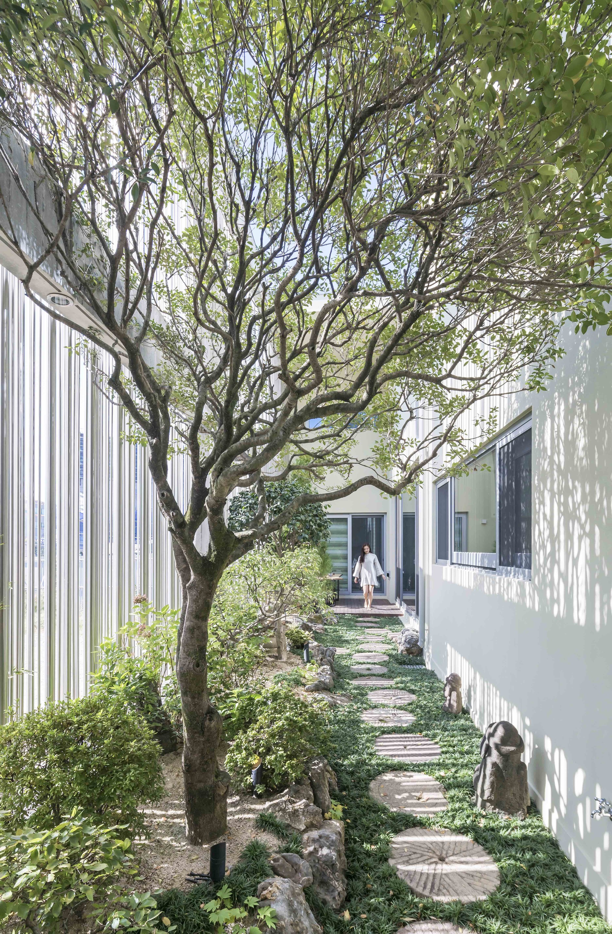 Gallery of Steel Grove / ar-Architects - 8