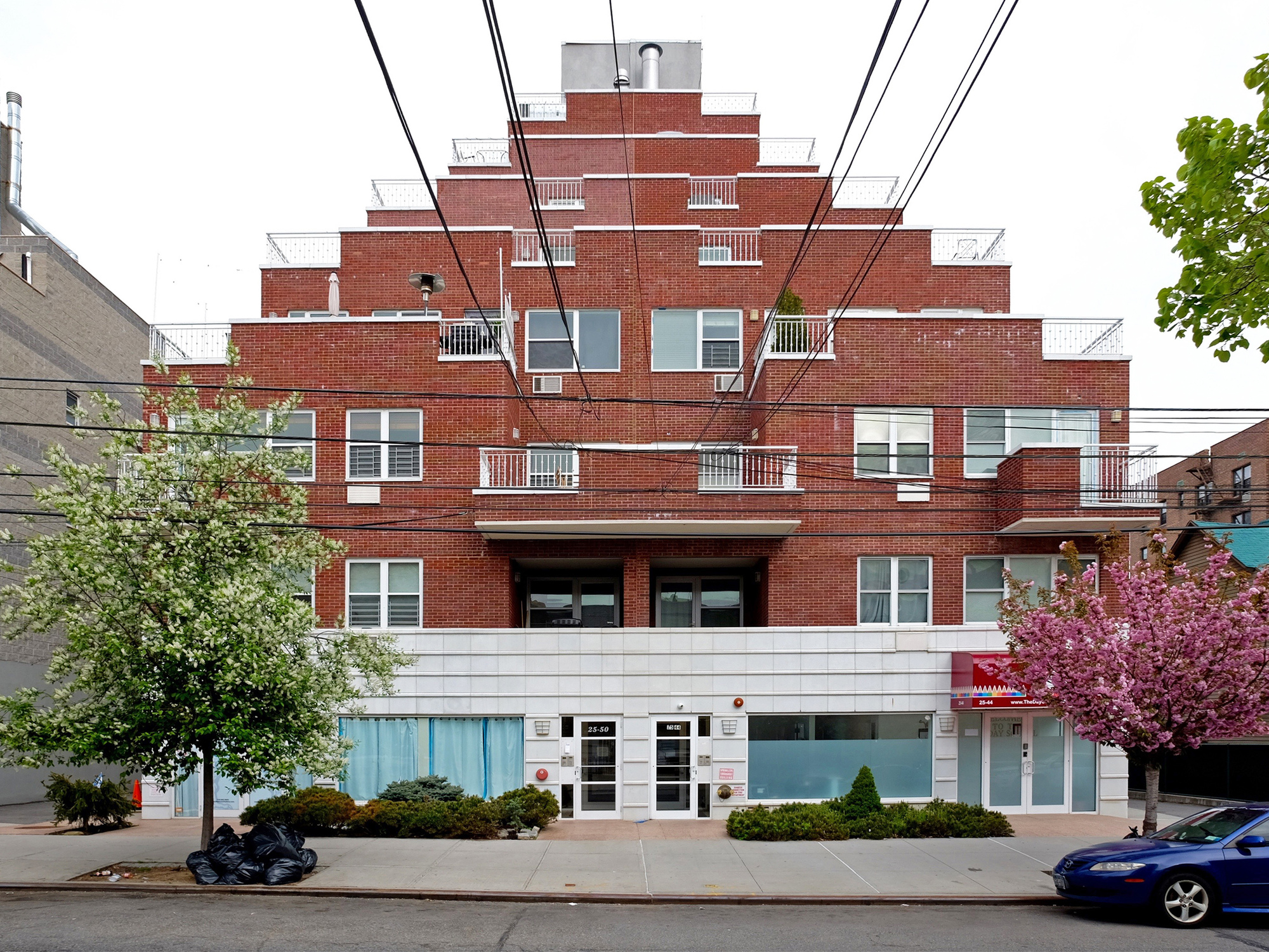 Gallery of Photographic Survey Captures The Diversity of Residences in ...