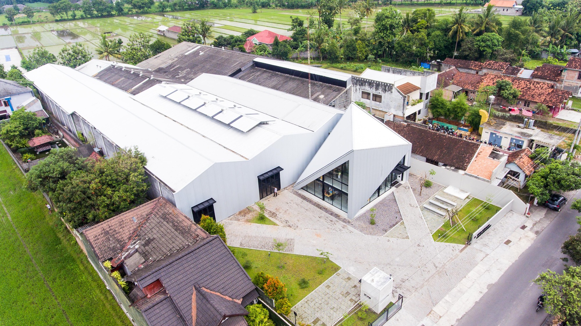 Gallery of Office KL / Studio Kota Architecture - 13