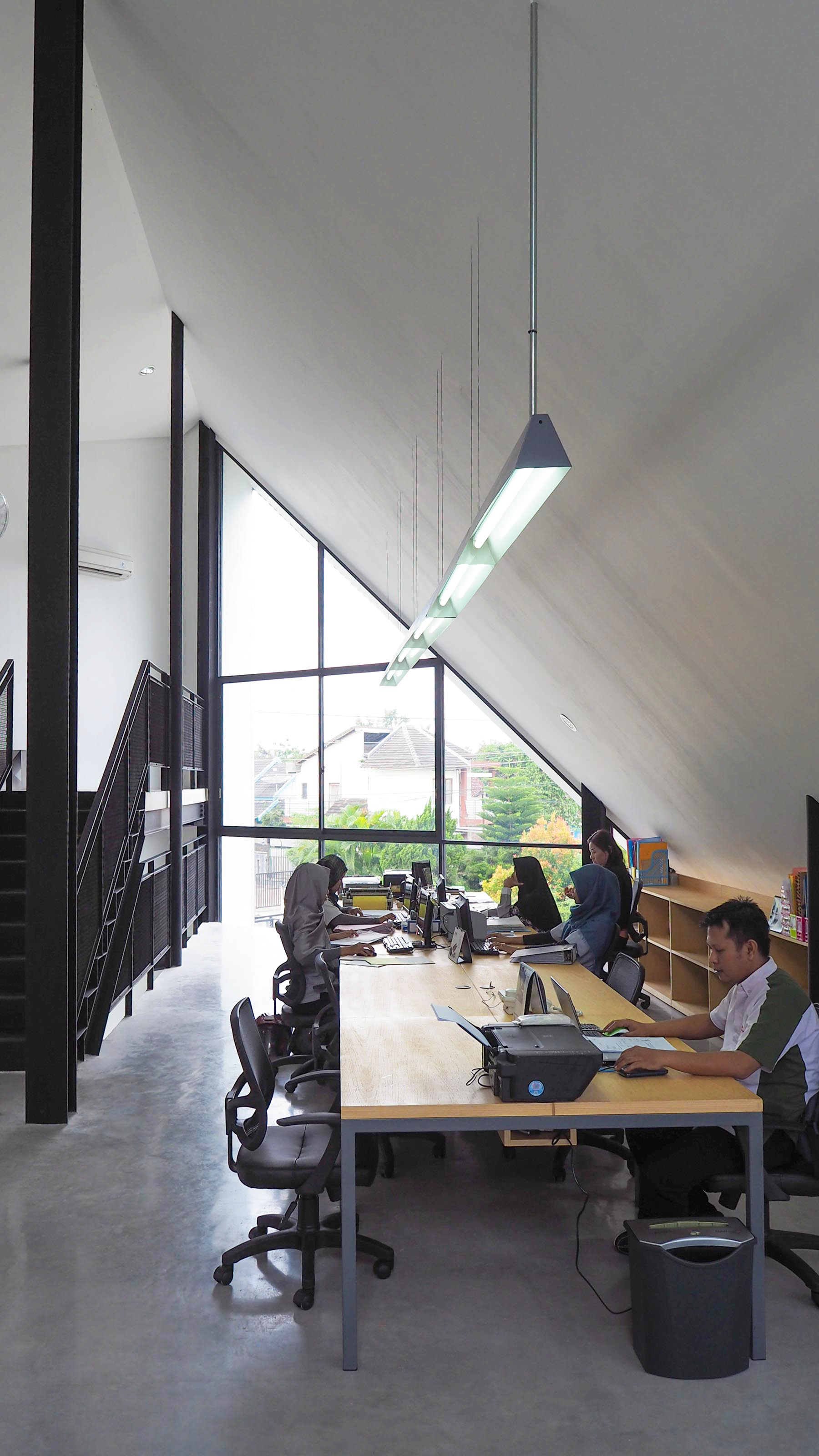 Gallery of Office KL / Studio Kota Architecture - 4
