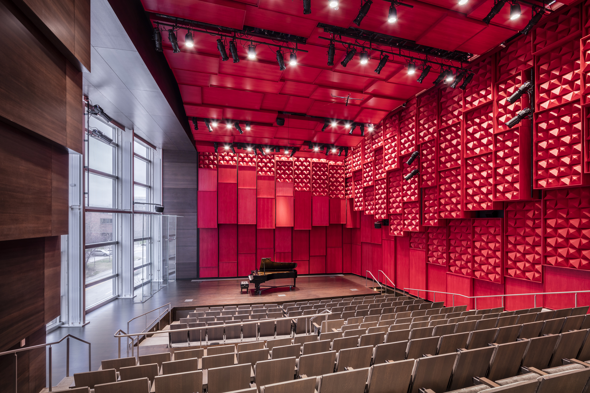Gallery of Voxman Music Building / LMN Architects - 31