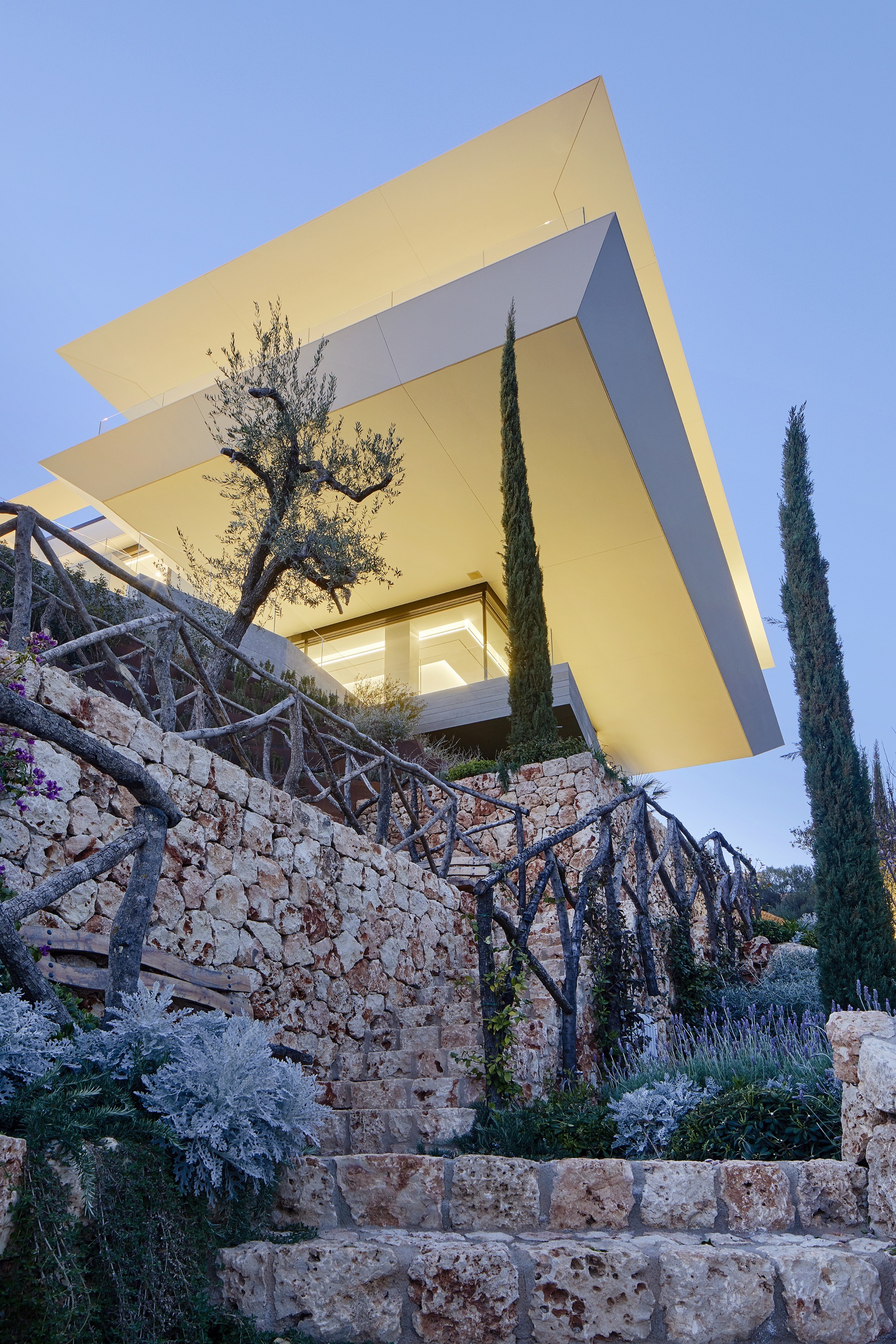 Gallery of Where Eagles Dare House / GRAS arquitectos - 3