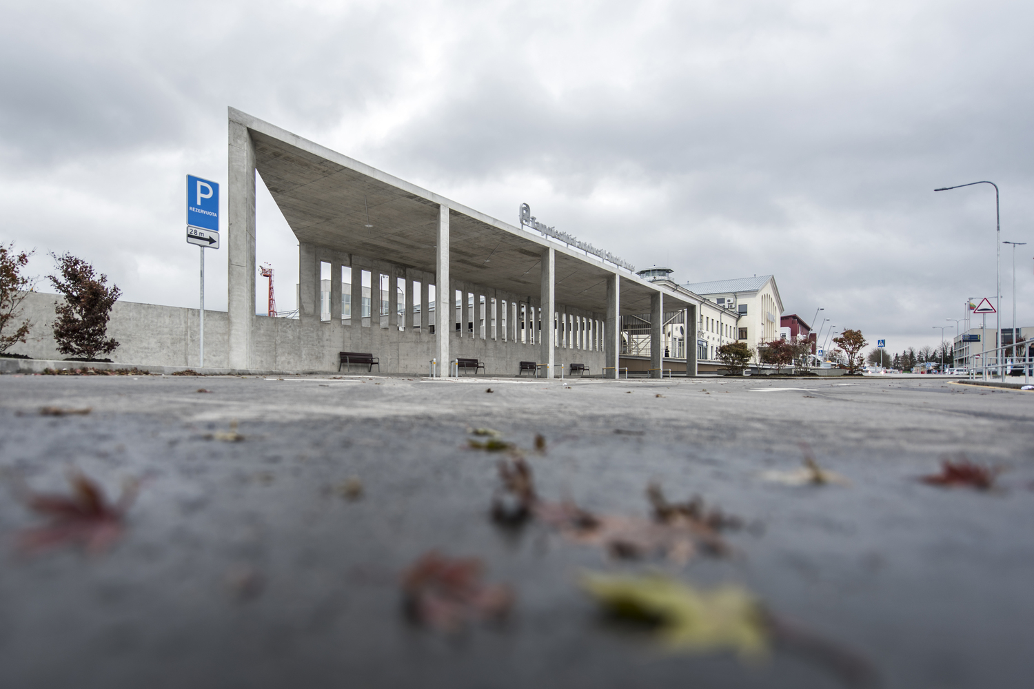 画廊 维尔纽斯国际机场的公交站 / Vilniaus architektūros studija - 15