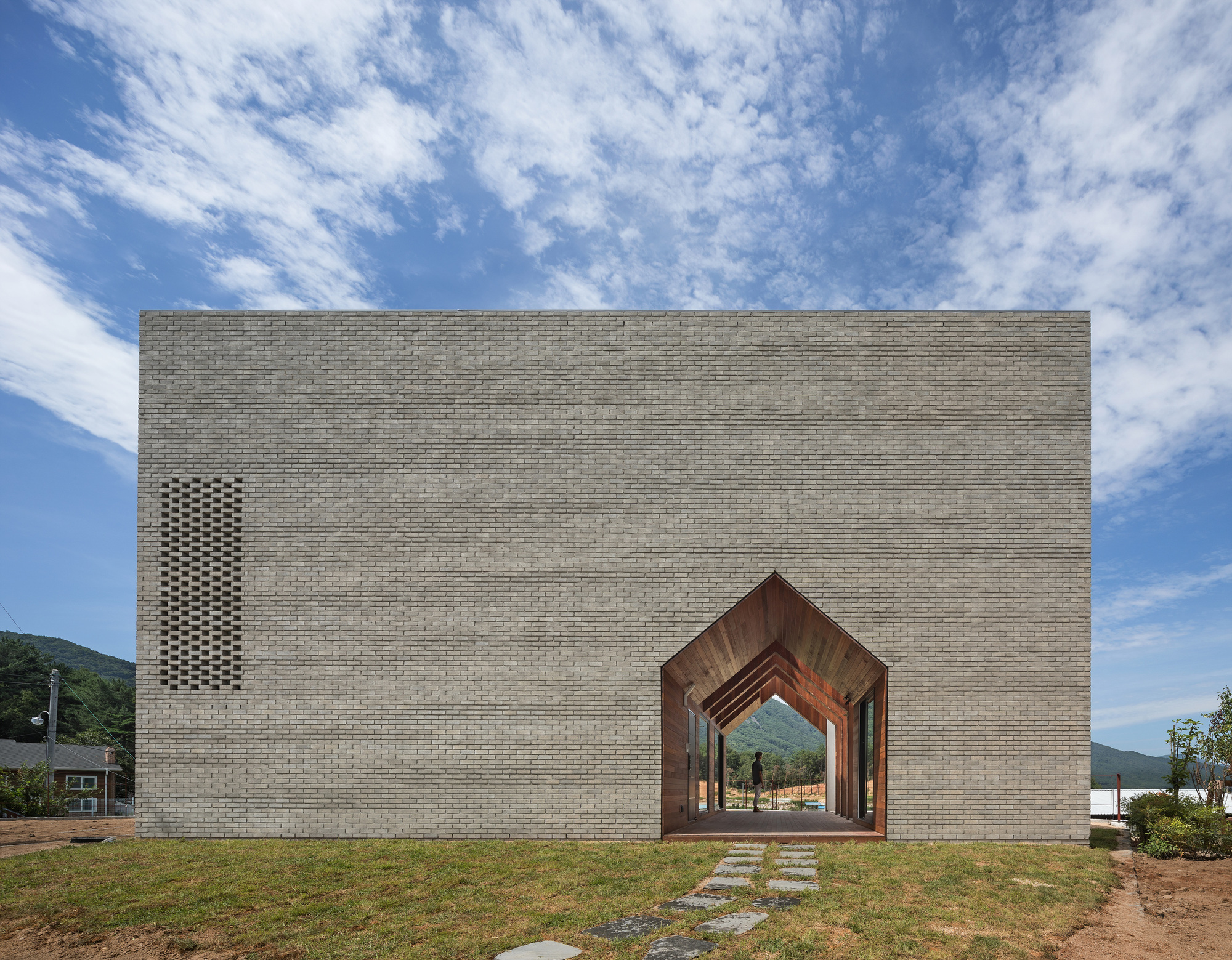 Inverted House Korea 2017 2 000 1 559 OC Architecture