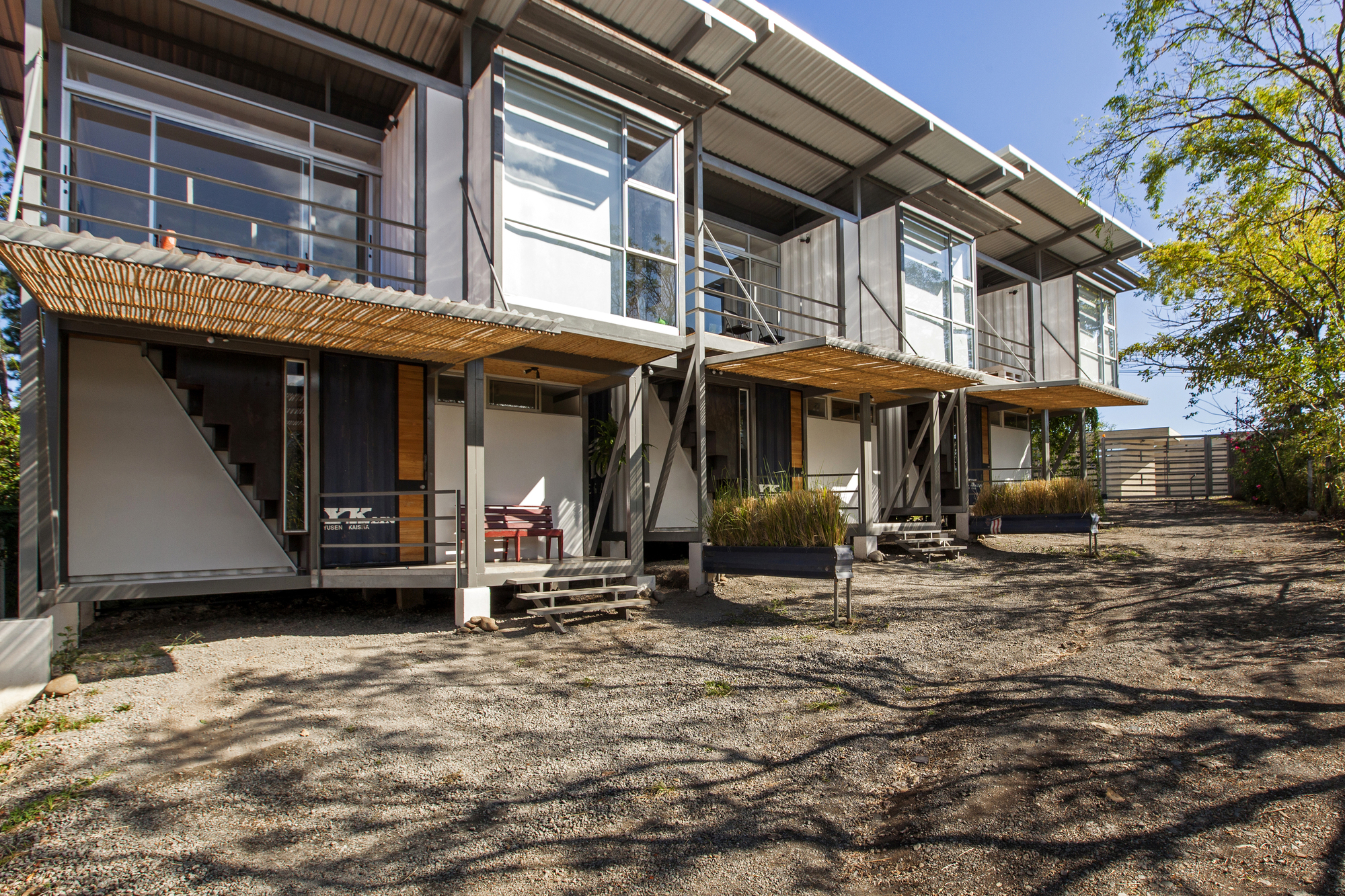 Gallery of Franceschi Container Houses / Re Arquitectura + DAO - 11