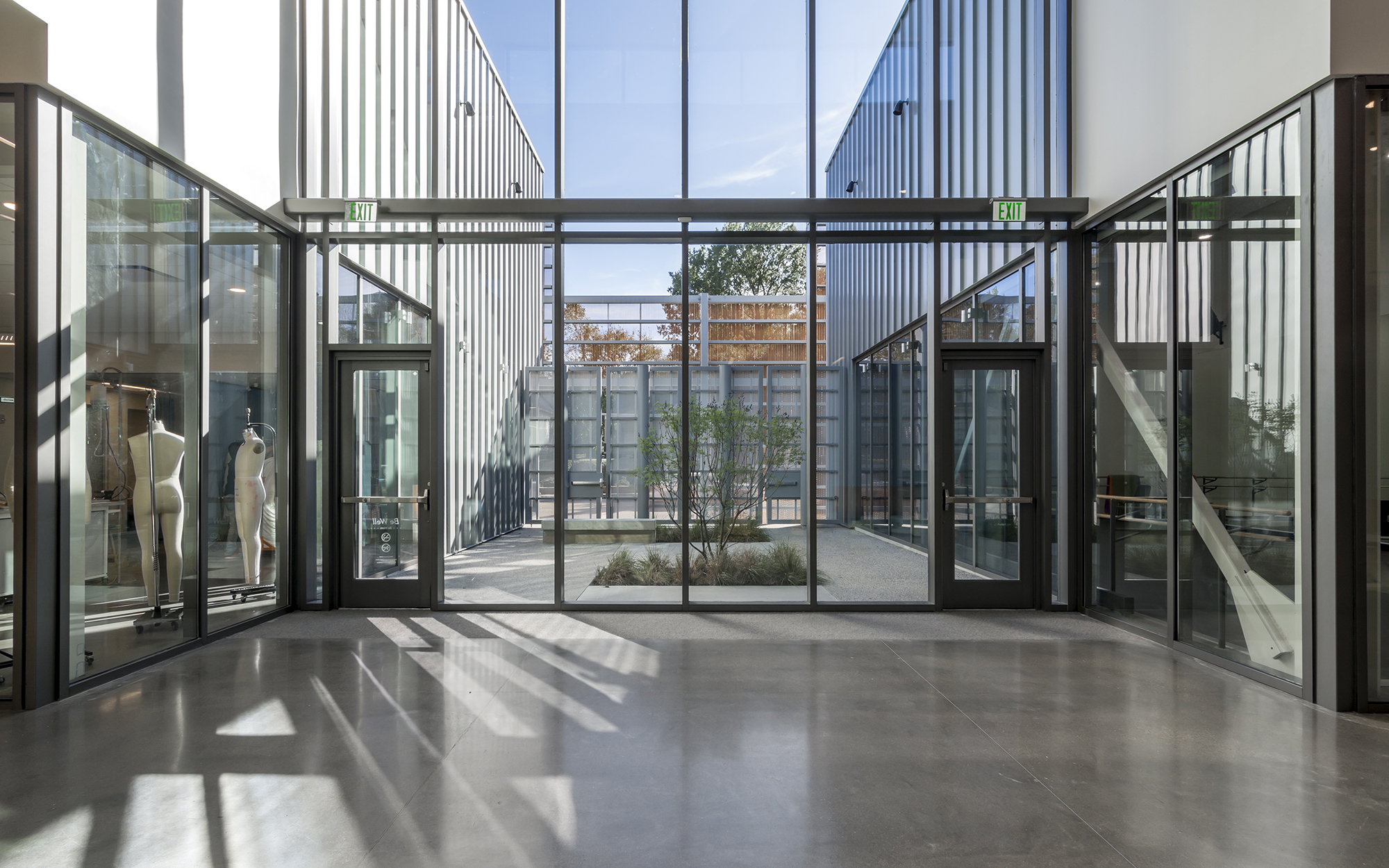 Gallery of Ballet Memphis / archimania - 16