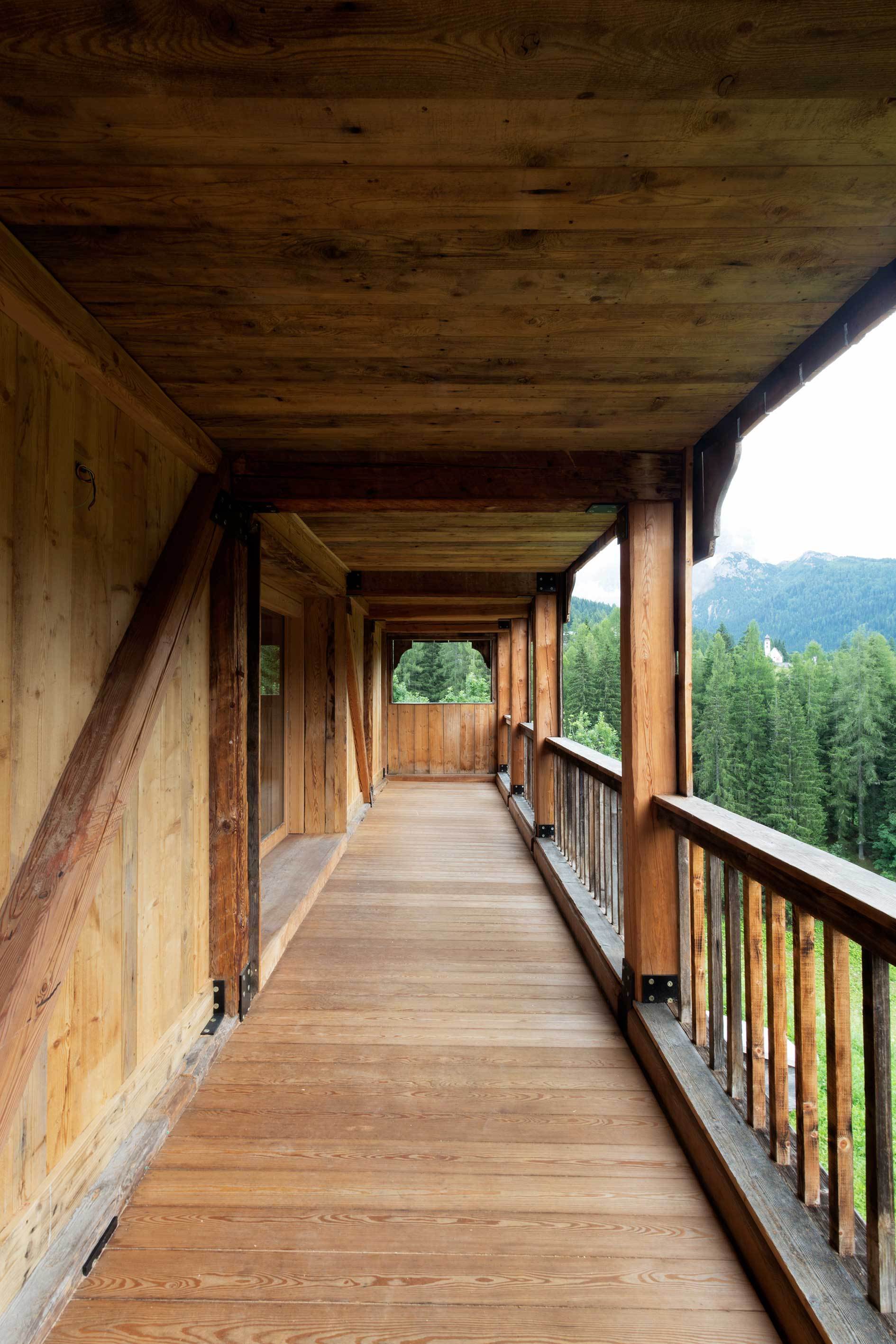 Gallery of Alpine Barn DZ / EXiT architetti associati - 2