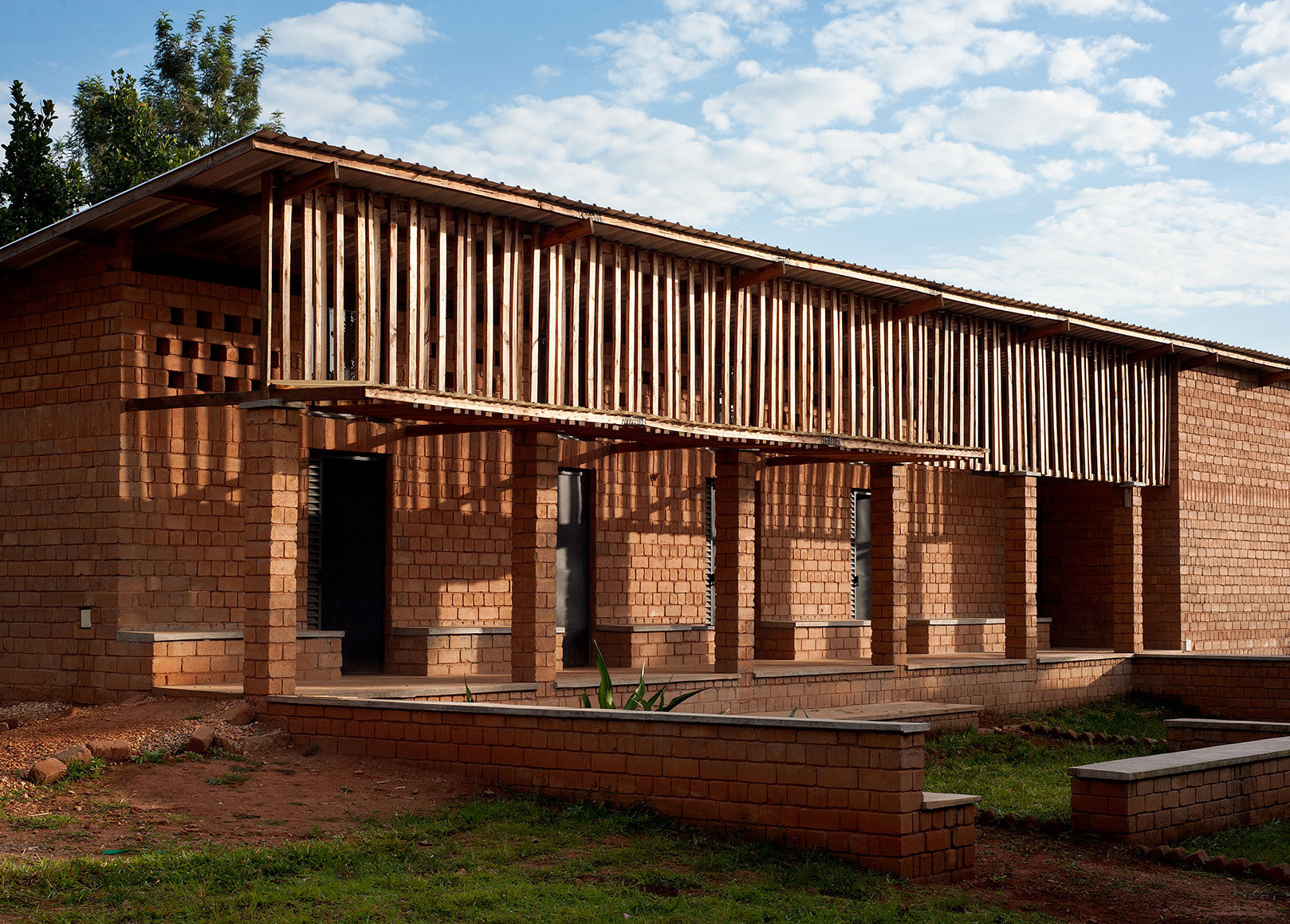 RUCID College for Organic Agriculture / Studio FH Architects + Light ...