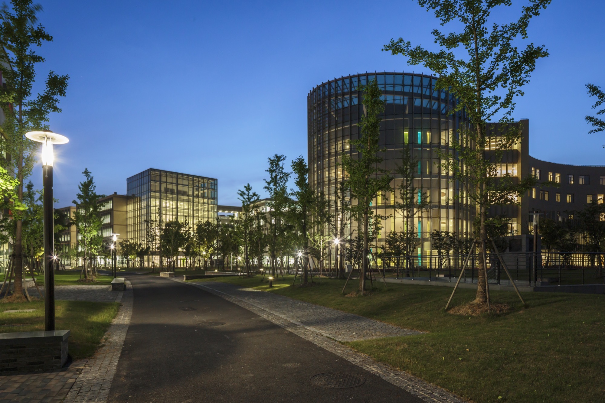 Gallery of ShanghaiTech University / Moore Ruble Yudell - 31