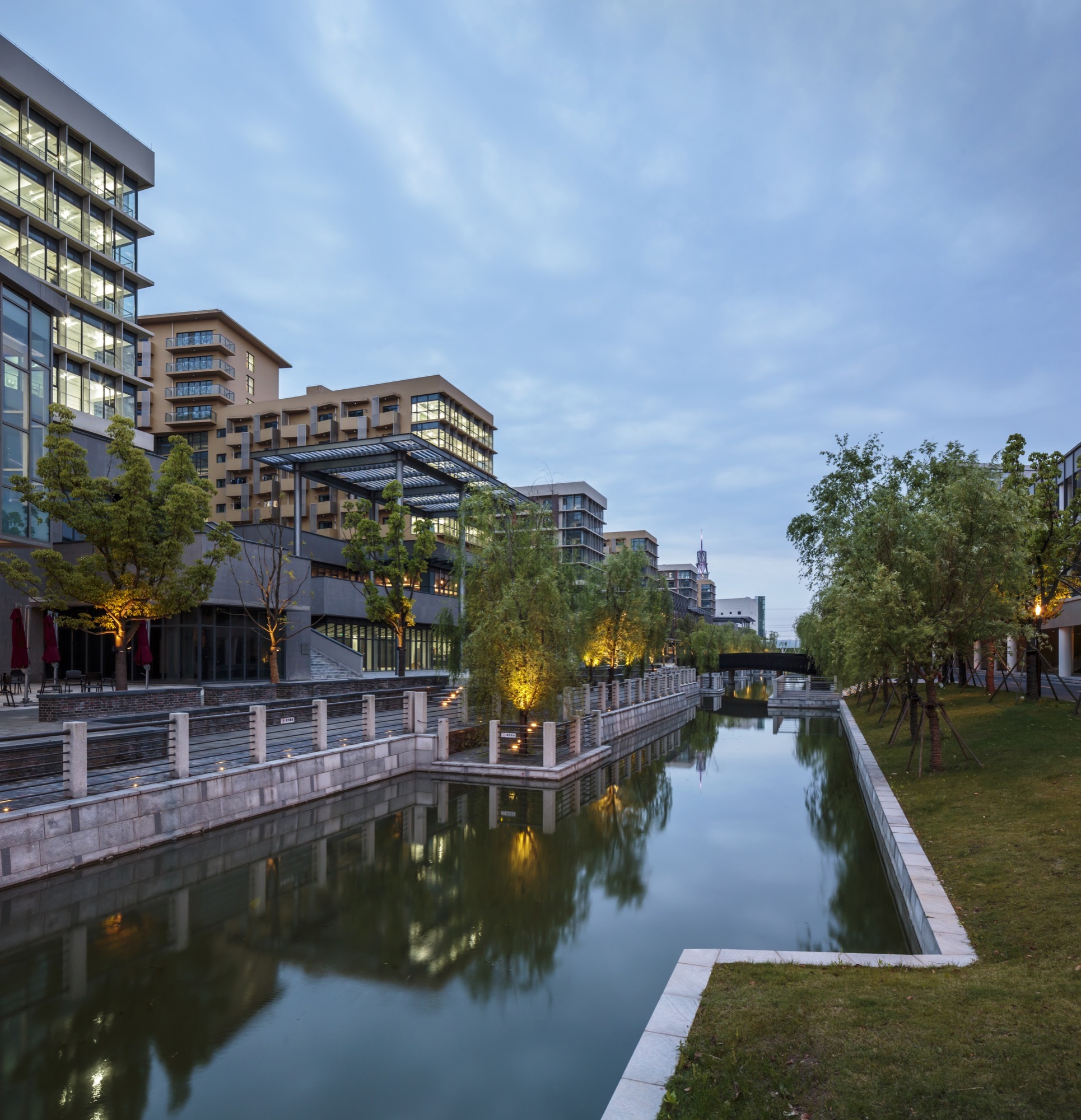Gallery of ShanghaiTech University / Moore Ruble Yudell - 13