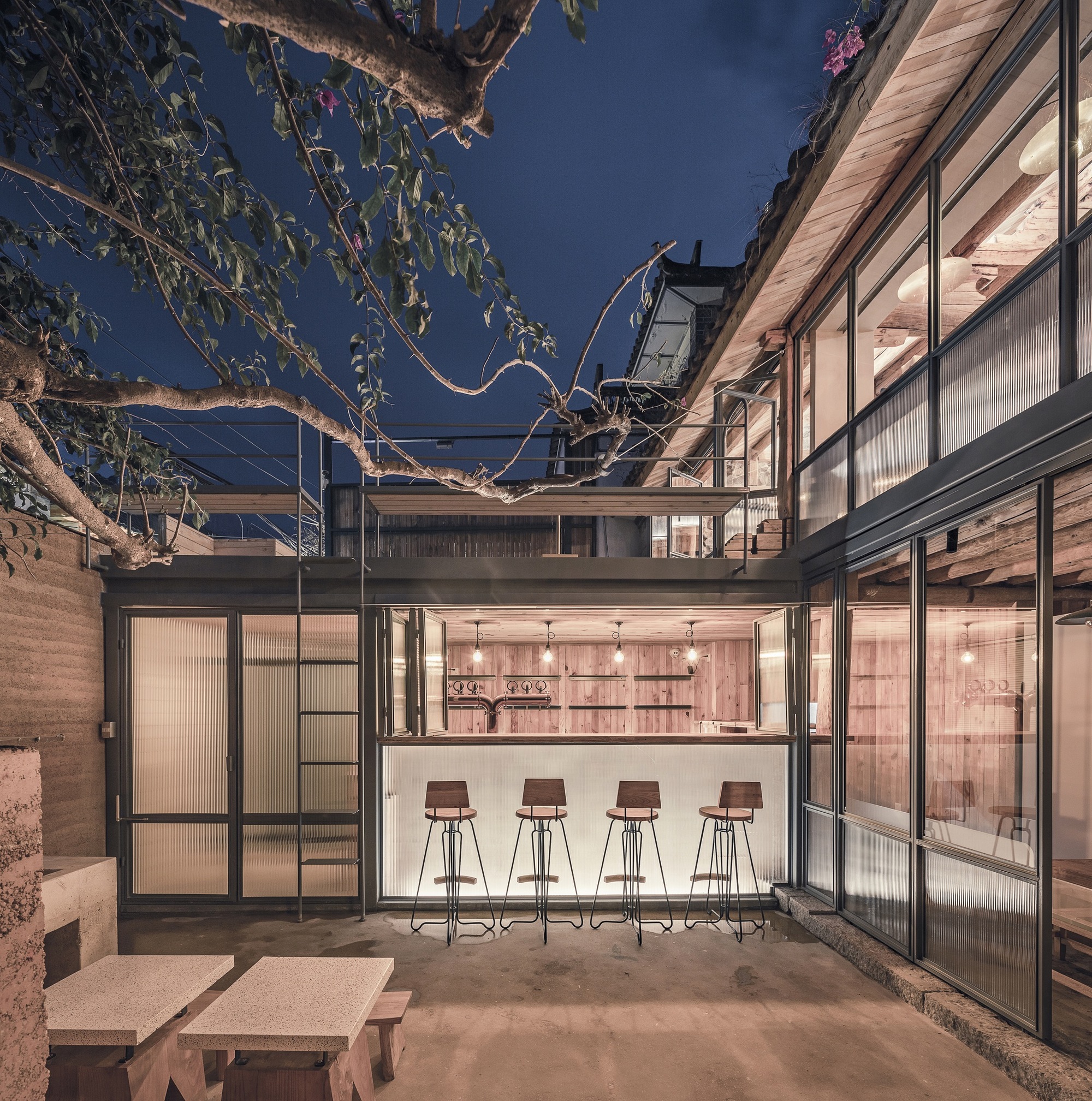 Gallery of Mom Restaurant / AML Design studio - 18