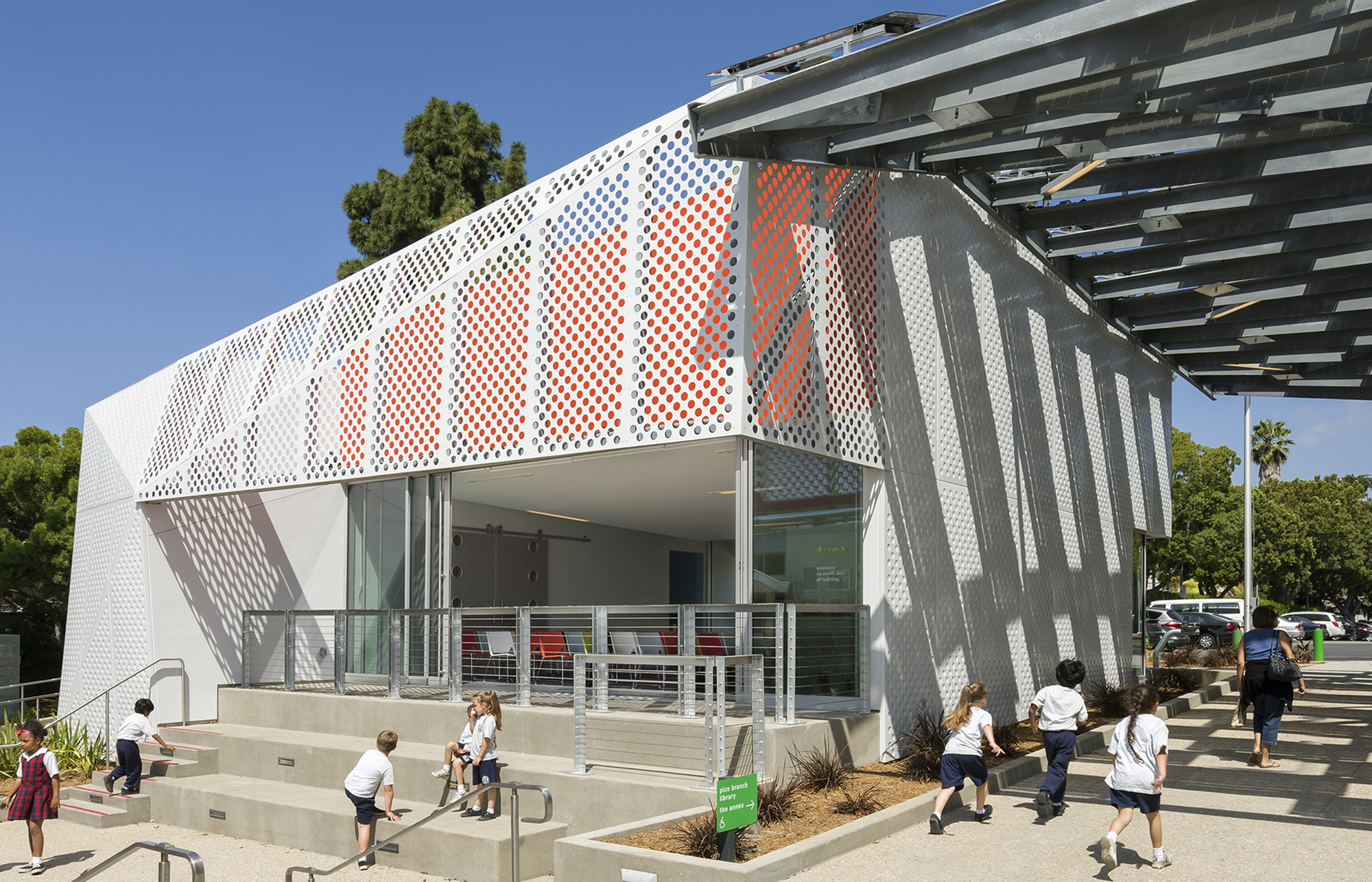 Gallery of Pico Branch Library / Koning Eizenberg Architecture - 2