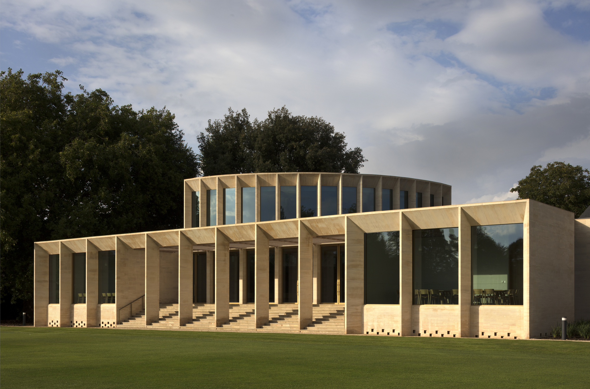 Galeria de Centro Sultan Nazrin Shah / Niall McLaughlin Architects - 6