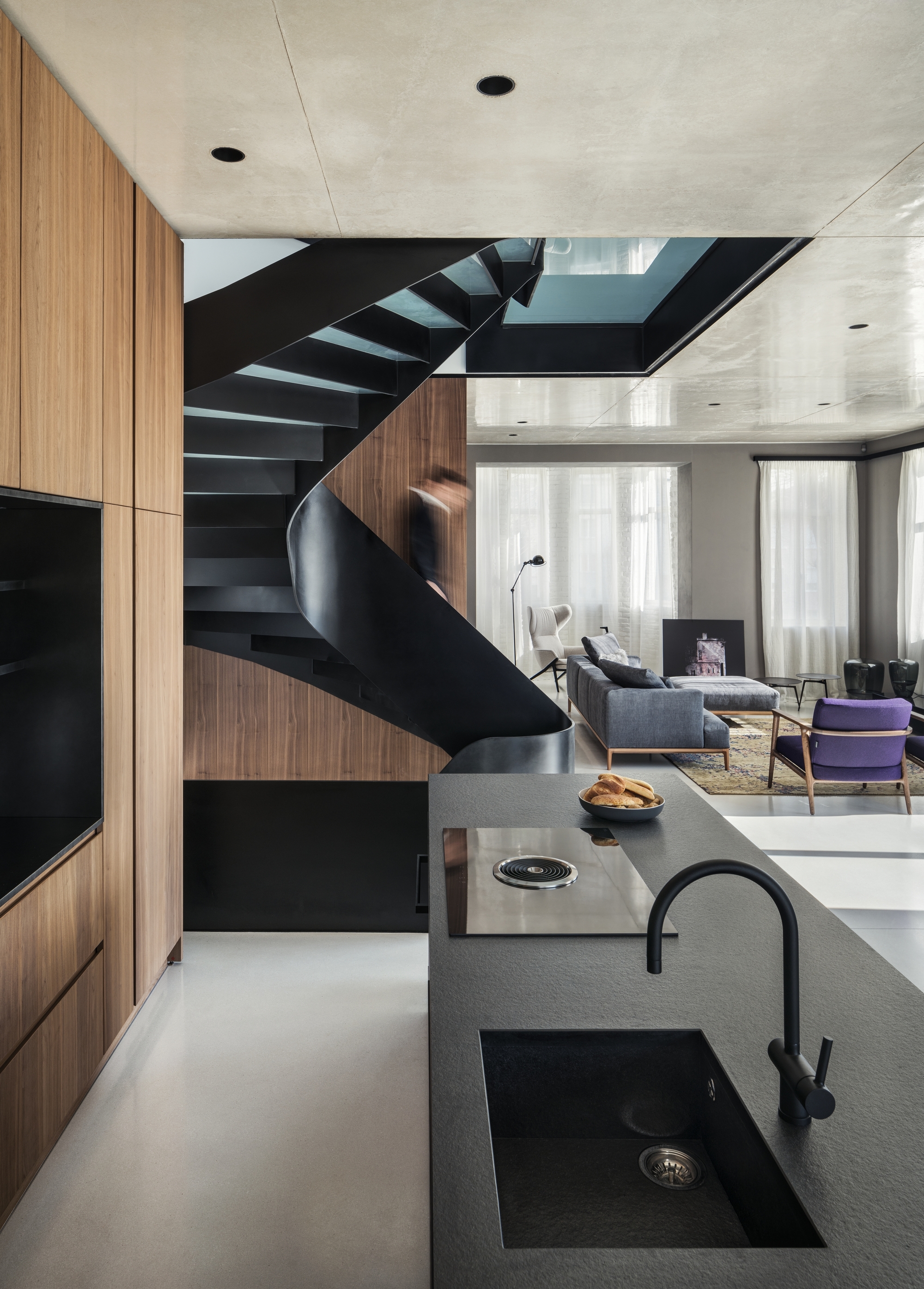 Gallery of White Concrete Old House / I/O architects - 3