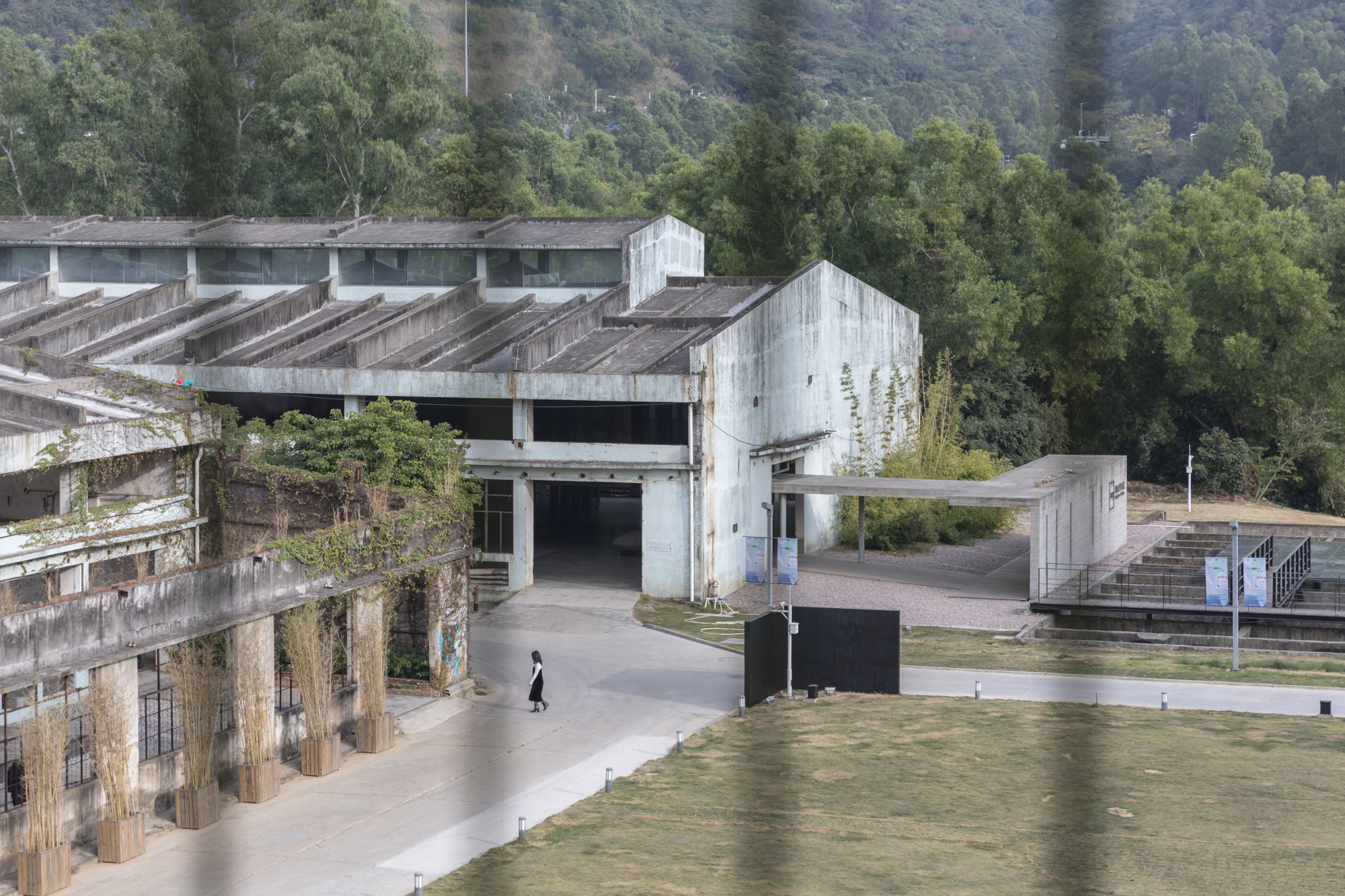 Gallery of This Once-Abandoned Chinese Cloth Factory Was Refurbished ...