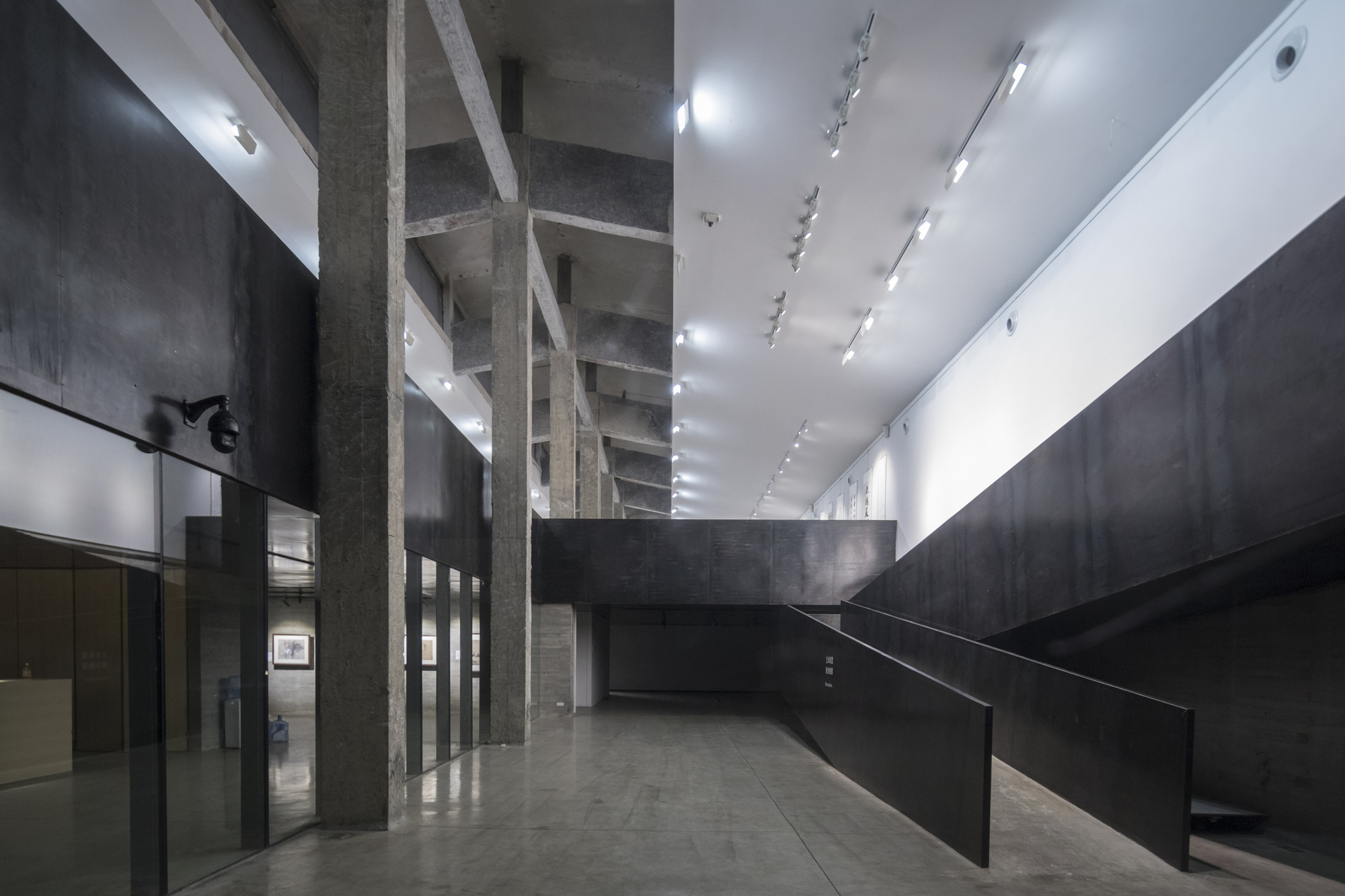 Gallery of This Once-Abandoned Chinese Cloth Factory Was Refurbished ...