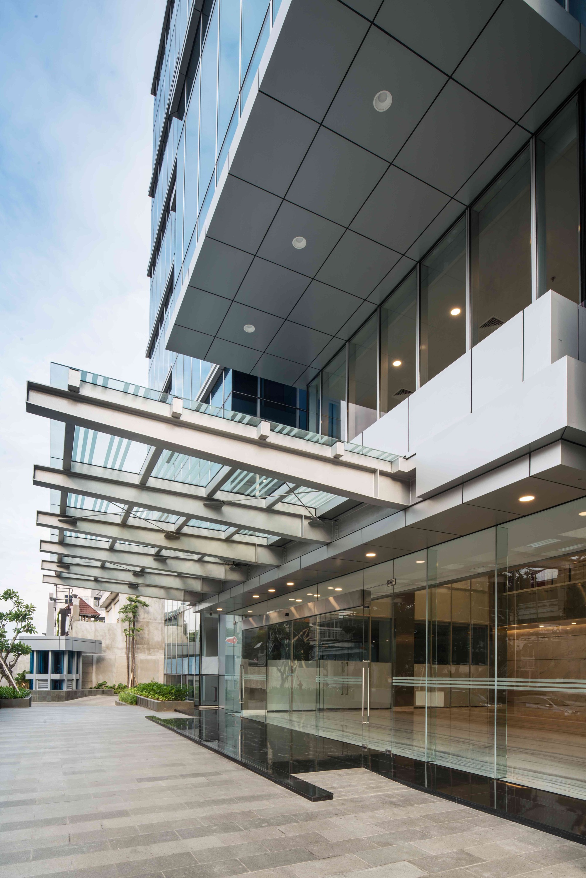 Gallery of Jagat Tower / Sindhu Hadiprana Design Consultant & Studio Sa ...