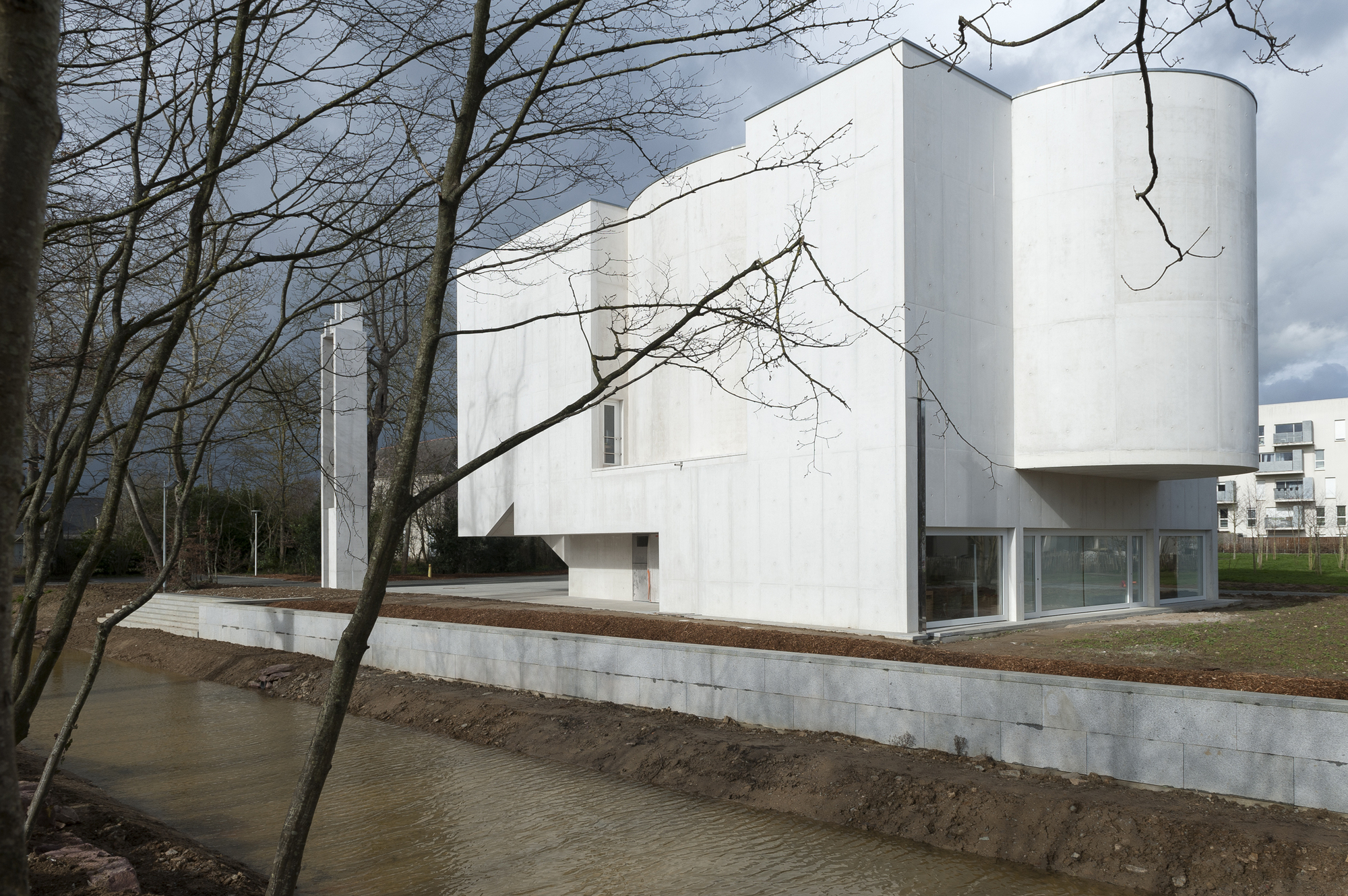Gallery of Alvaro Siza's New Church of Saint-Jacques de la Lande ...
