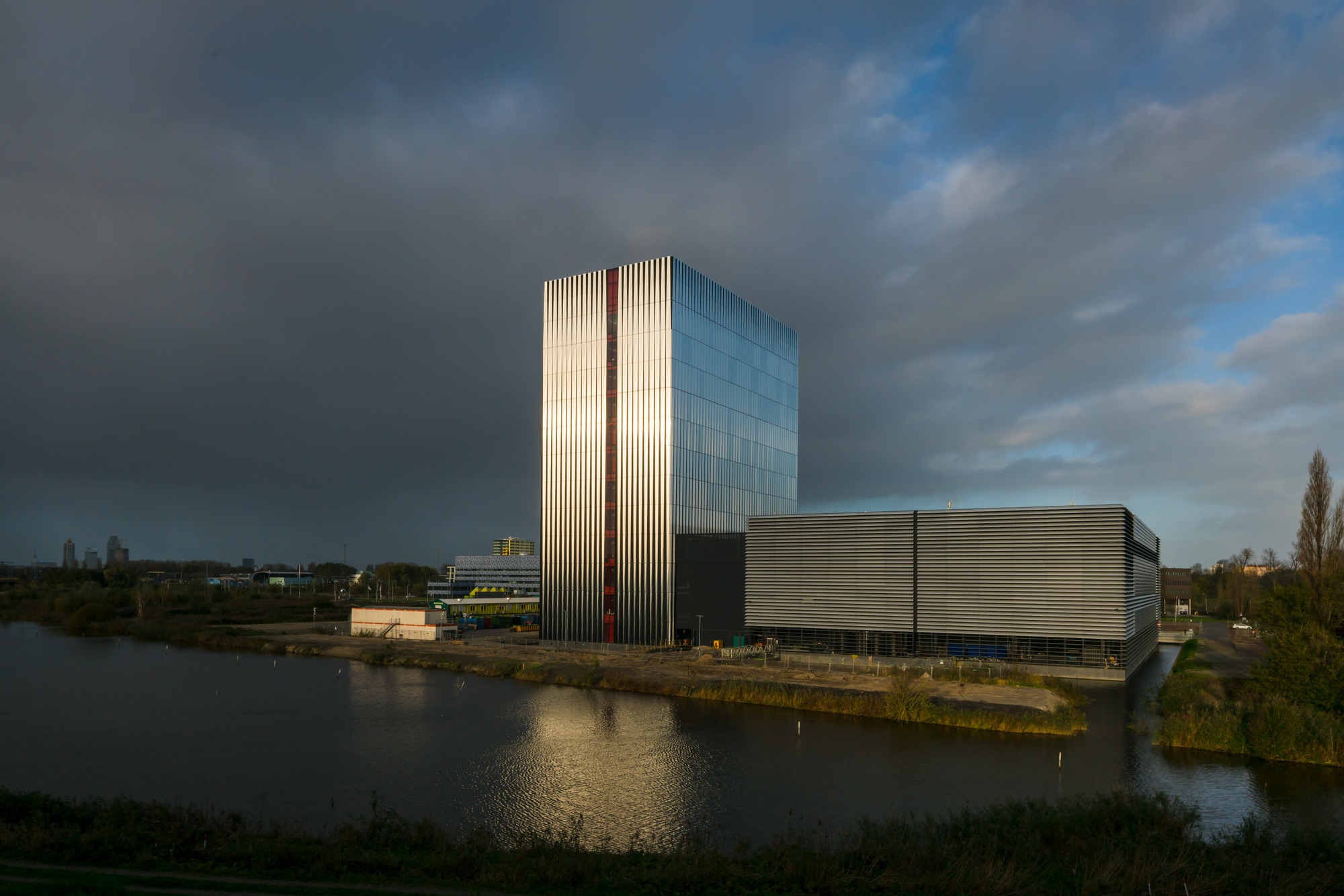 Gallery of Datacenter AM4 / Benthem Crouwel Architects - 7