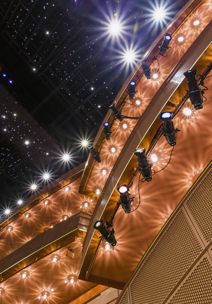 Gallery of George S. and Dolores Doré Eccles Theater / Pelli Clarke ...