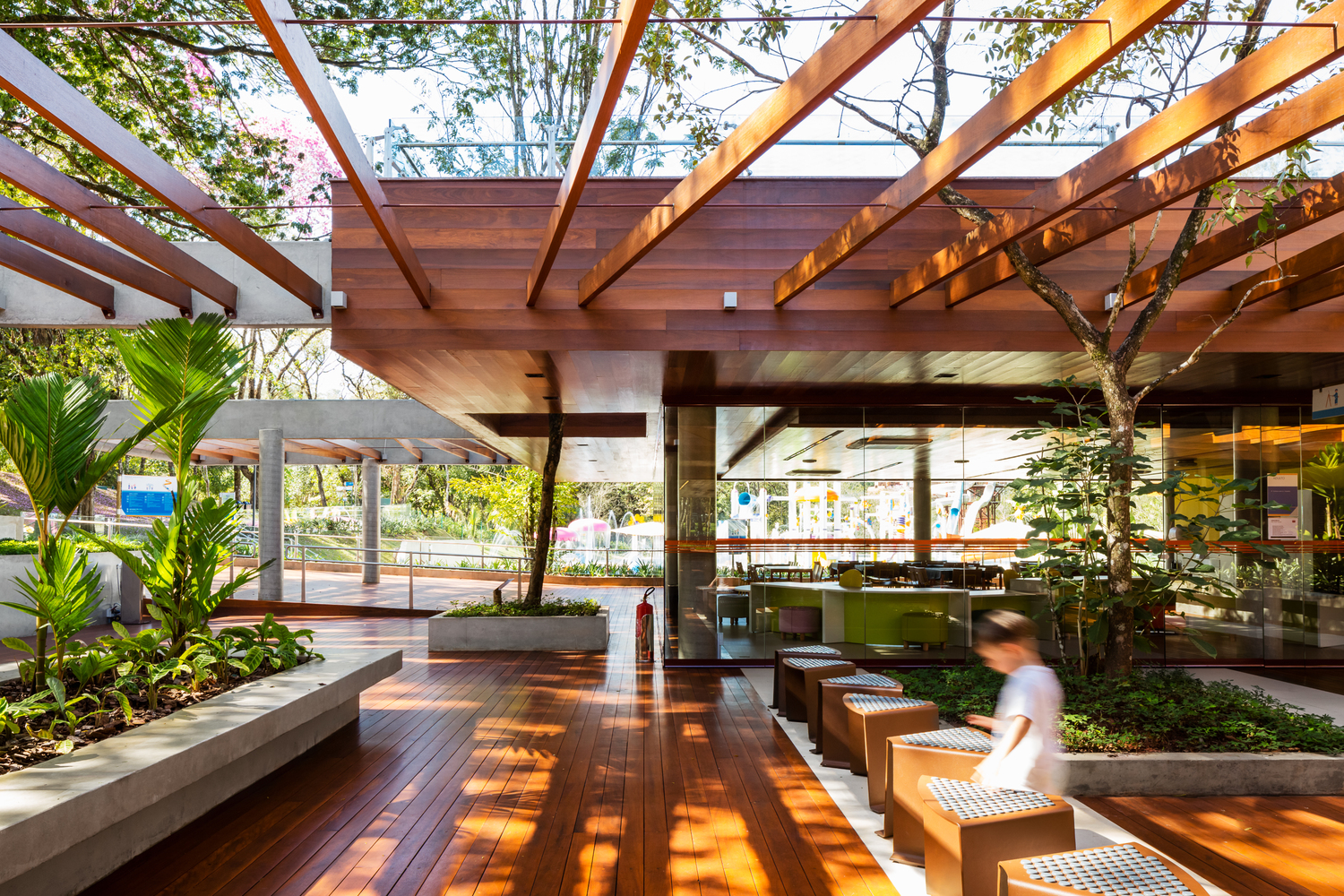 Galeria de Nova Área de Lazer do Grande Hotel / Levisky Arquitetos ...