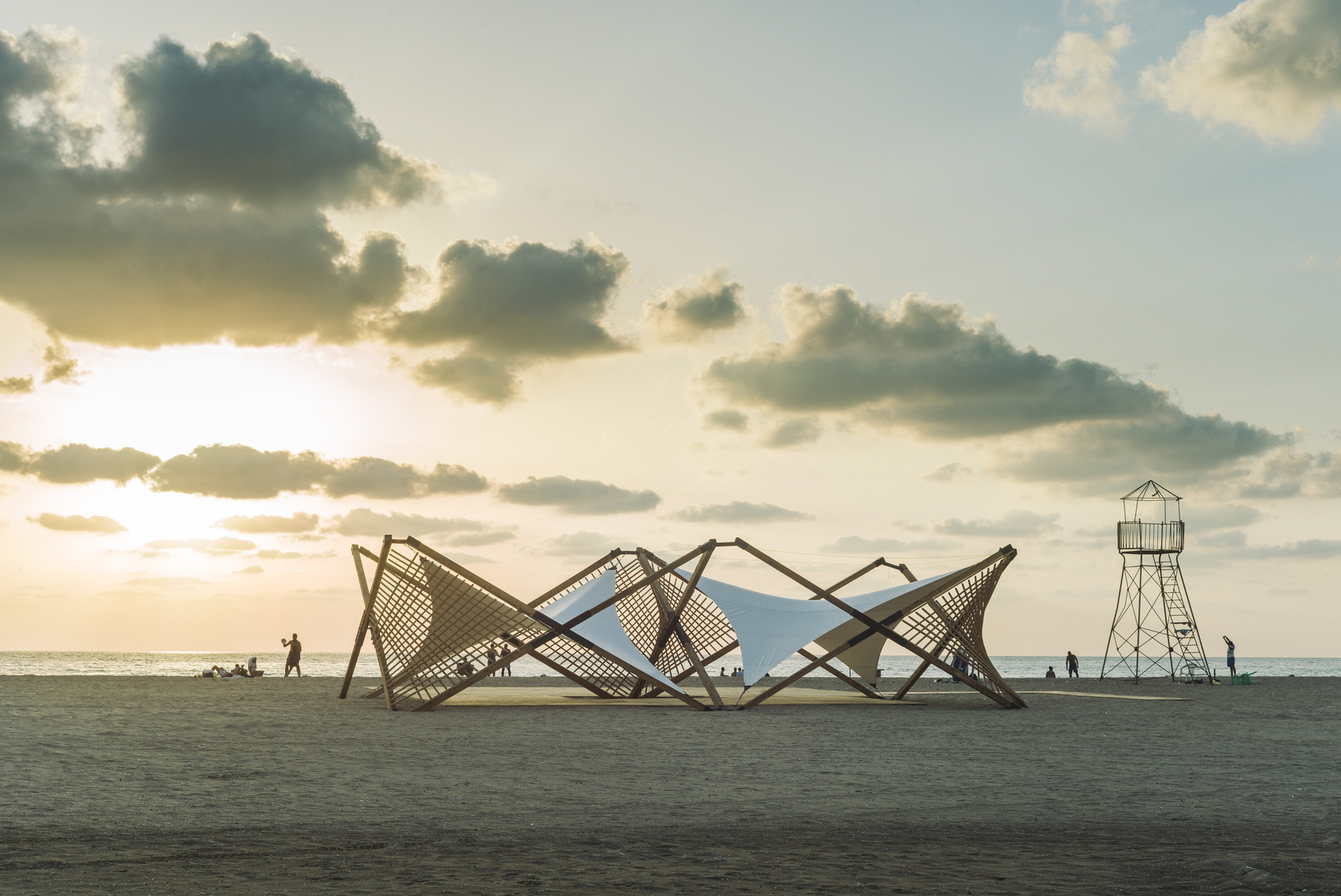 Gallery of Lightweight Wooden Deployable Structure Aims for Large ...