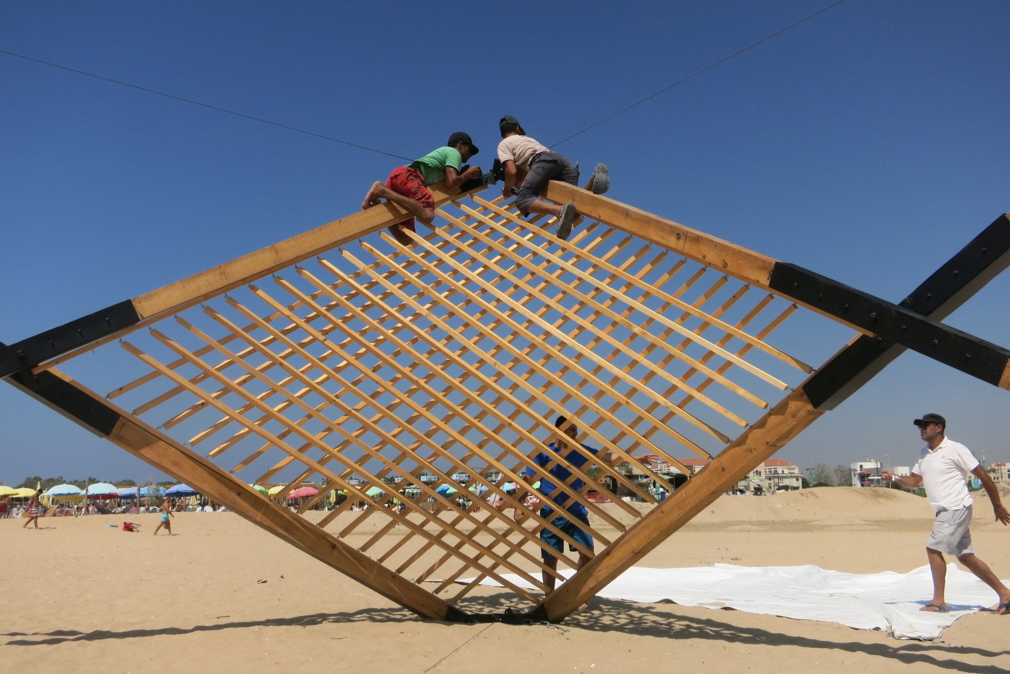 Gallery of Lightweight Wooden Deployable Structure Aims for Large ...