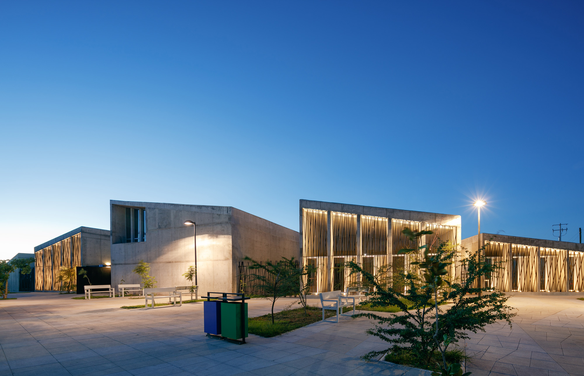 Gallery of Celaya Community Center / SPRB arquitectos - 18