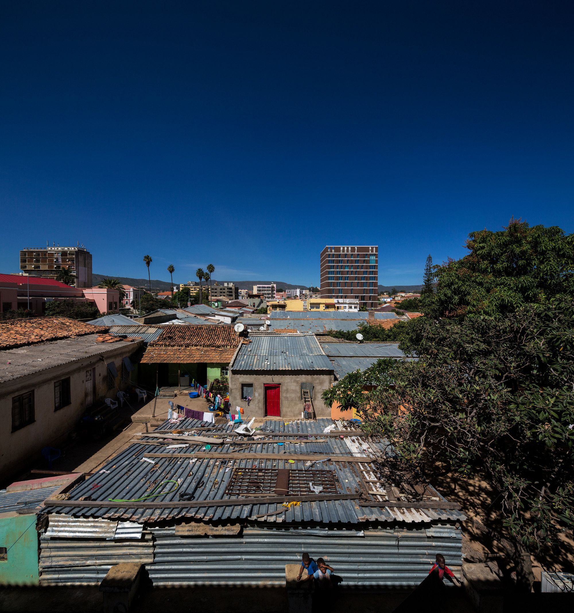 Gallery of Lubango Centre / PROMONTORIO - 20