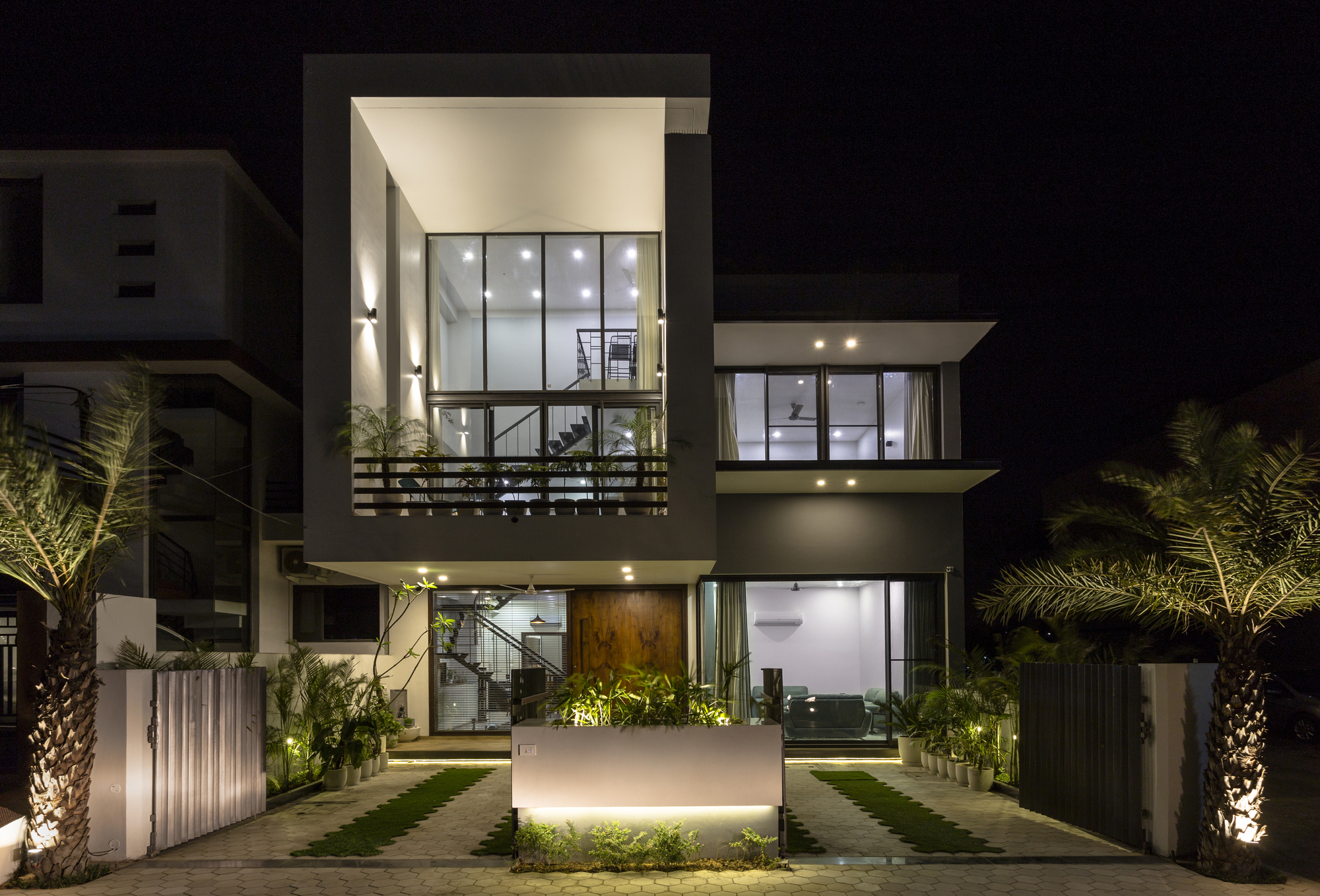 Gallery of Sky Box House / Garg Architects - 10
