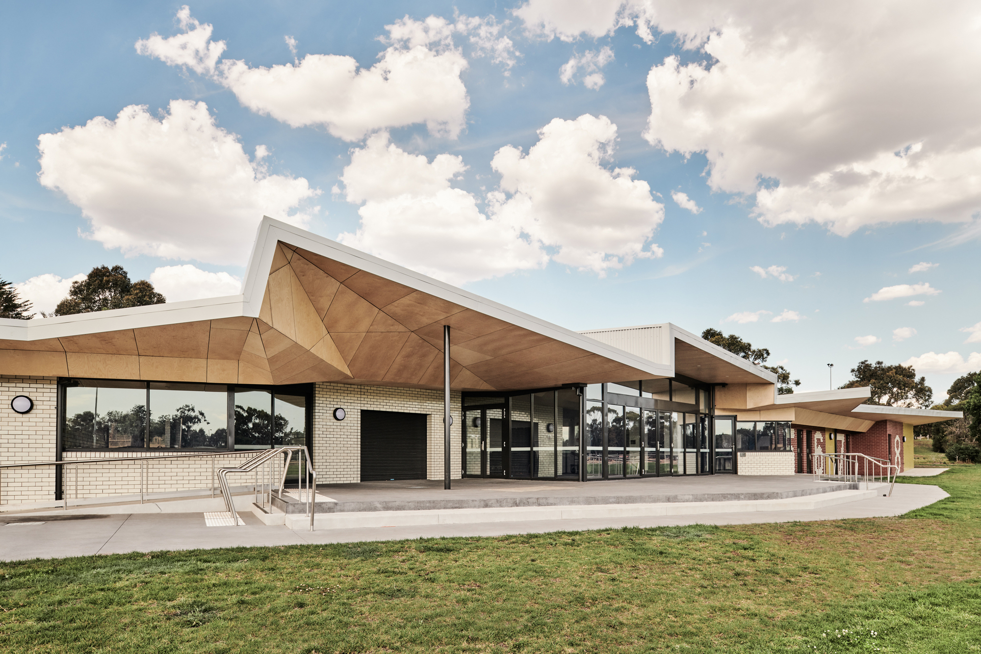 Gallery of Dendy Park Sporting Pavilion / CohenLeigh Architects - 9