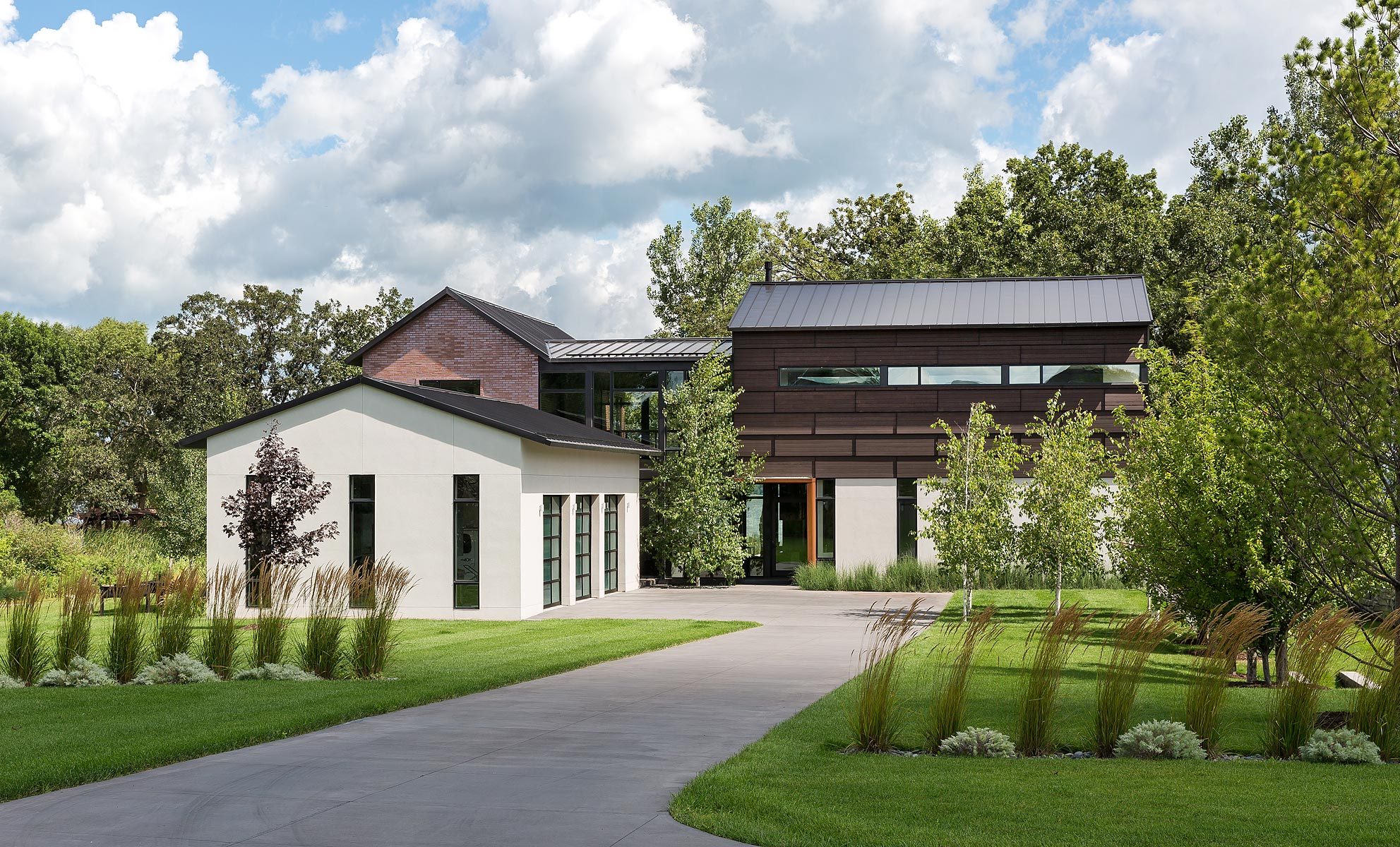 Gallery of Lake Waconia House / ALTUS Architecture + Design - 14