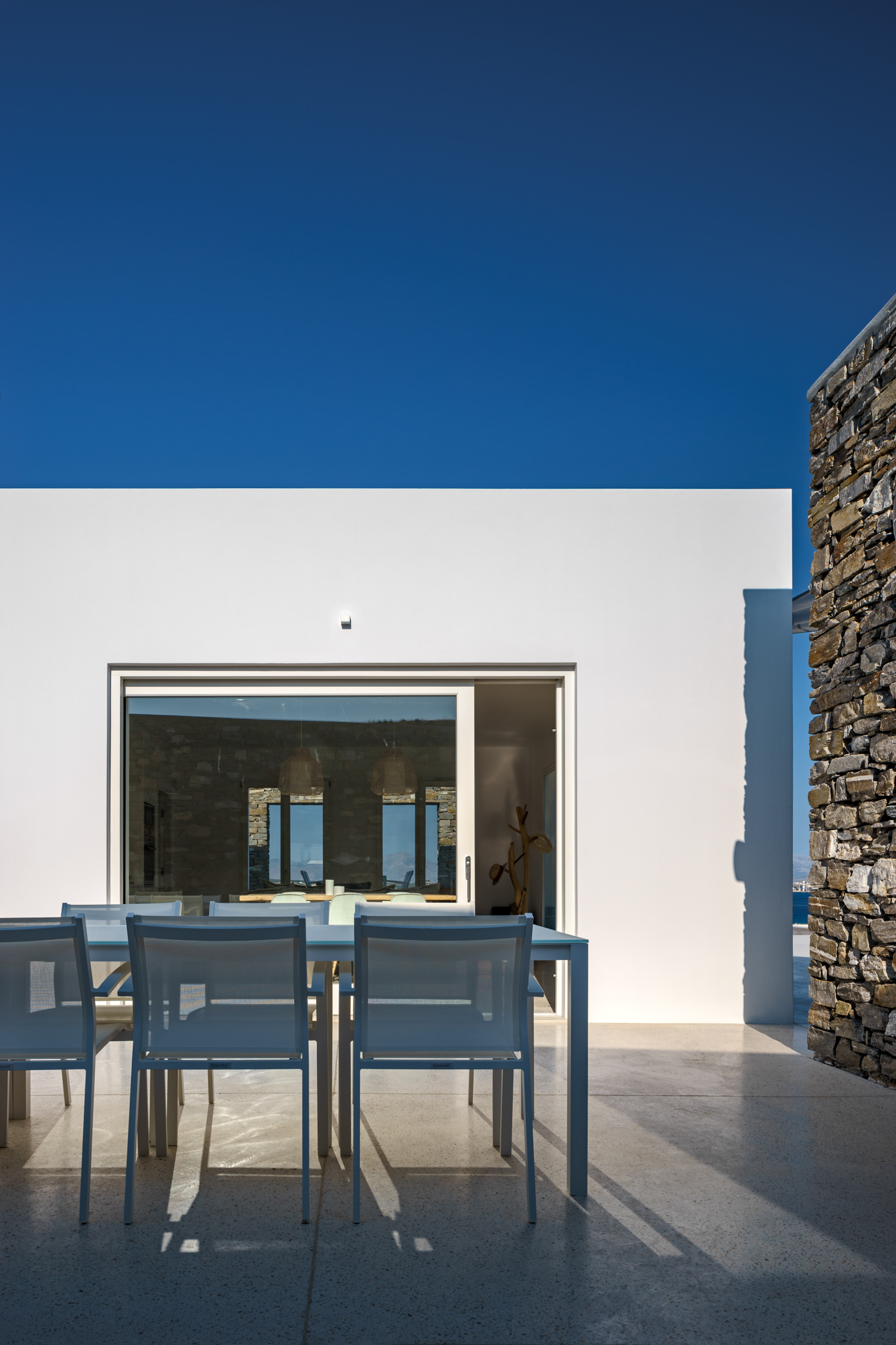 Gallery of Hug House / React Architects - 43