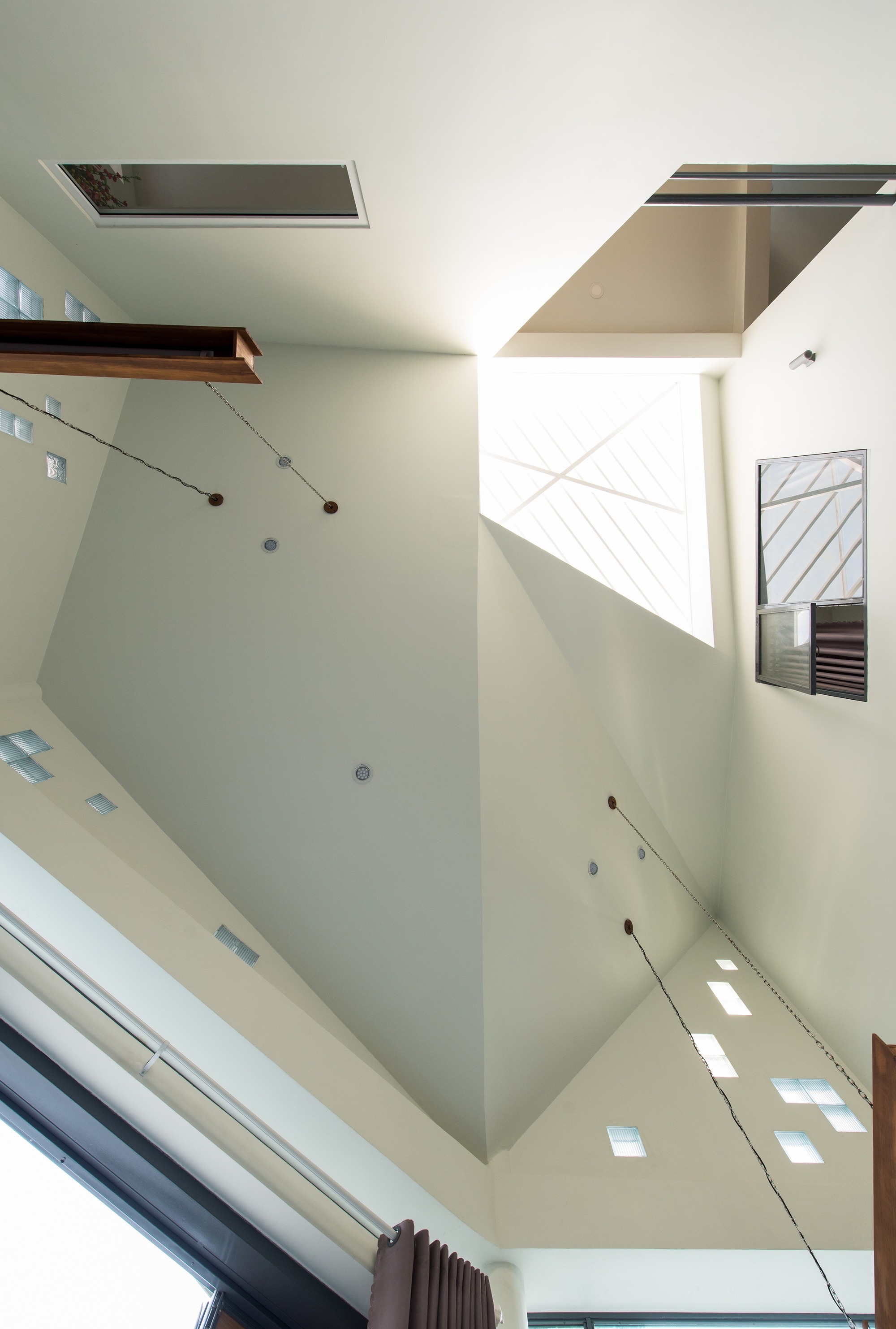 Gallery of To's House / A+ StudiO - 18