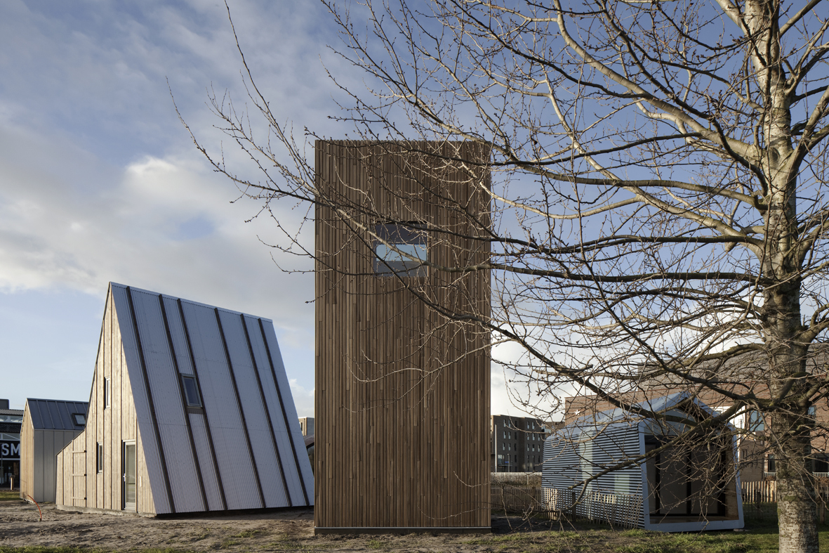 Gallery of Micro House Slim Fit / ANA ROCHA architecture - 3