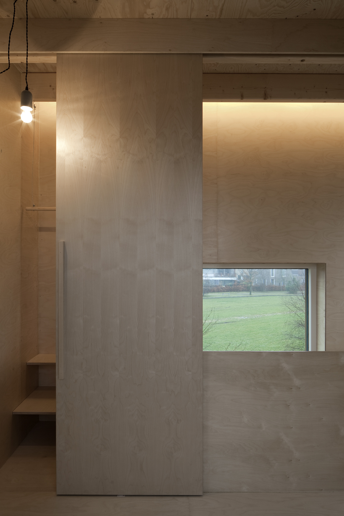 Gallery of Micro House Slim Fit / ANA ROCHA architecture - 24