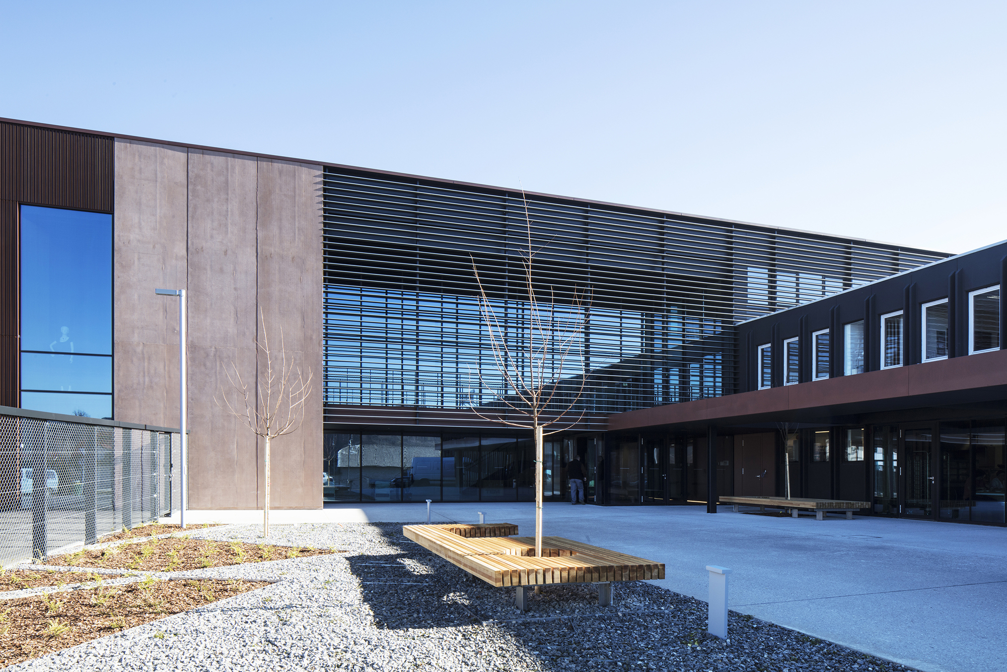 Galería de Nuevo Showroom e Instalaciones de Almacenamiento / Jereb in ...