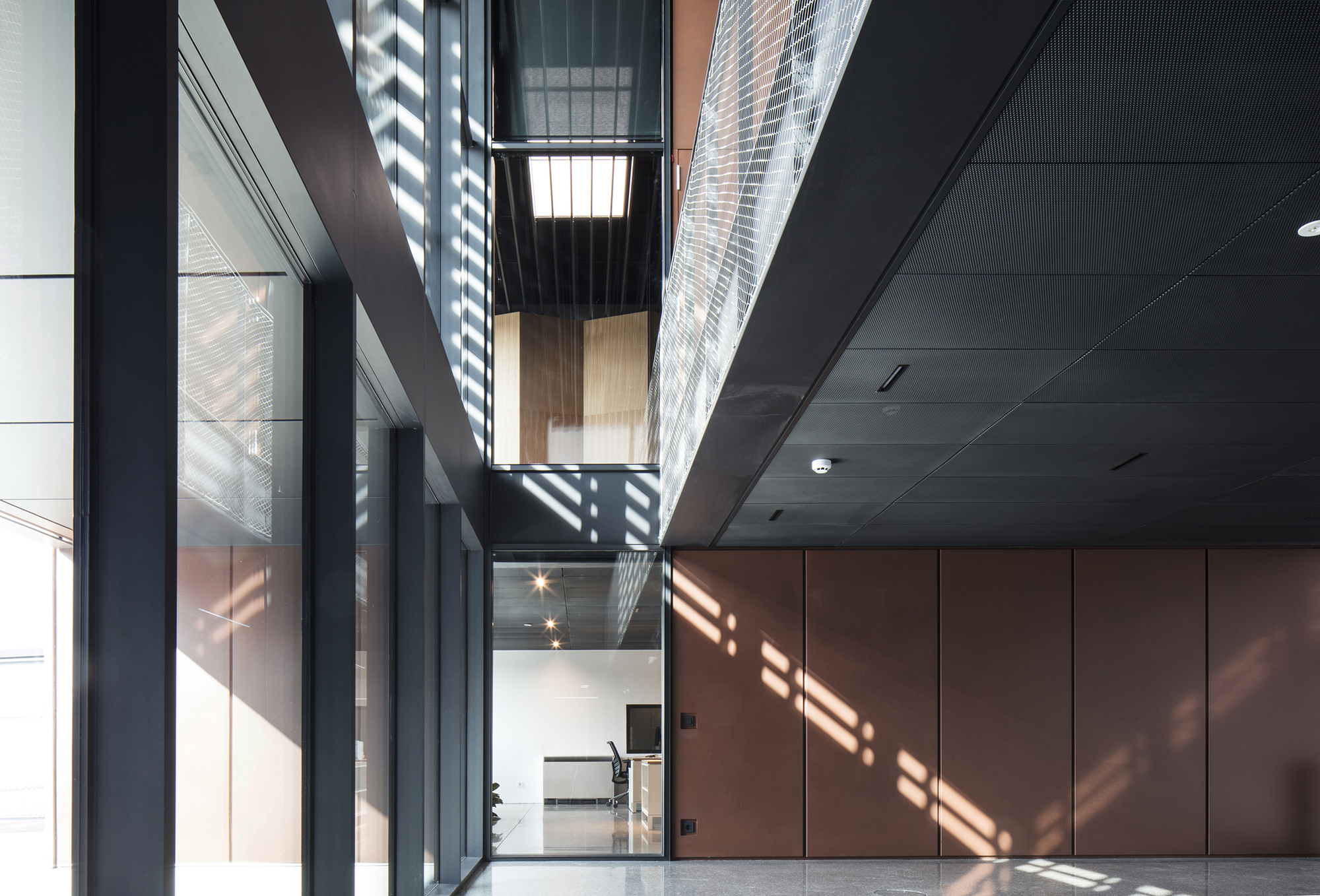 Galeria de Novo showroom e depósito / Jereb in Budja arhitekti - 2