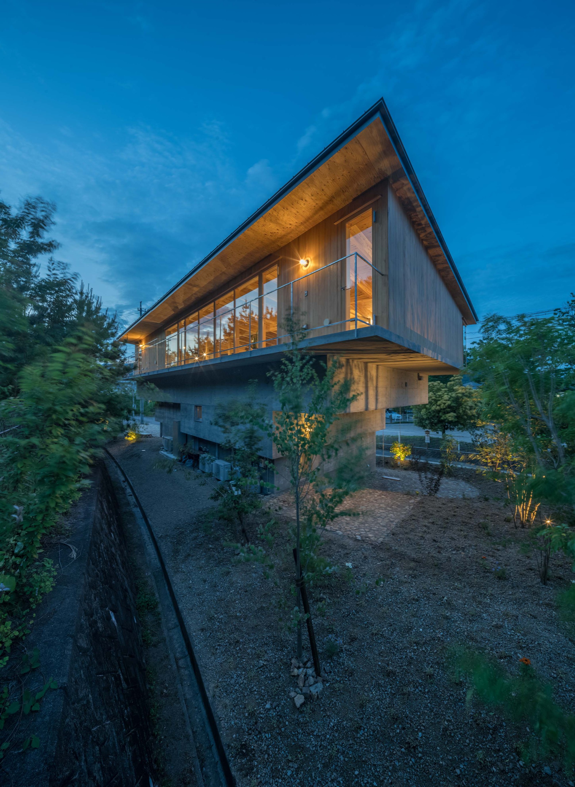 Galería de HINO / Keitaro Muto Architects - 6