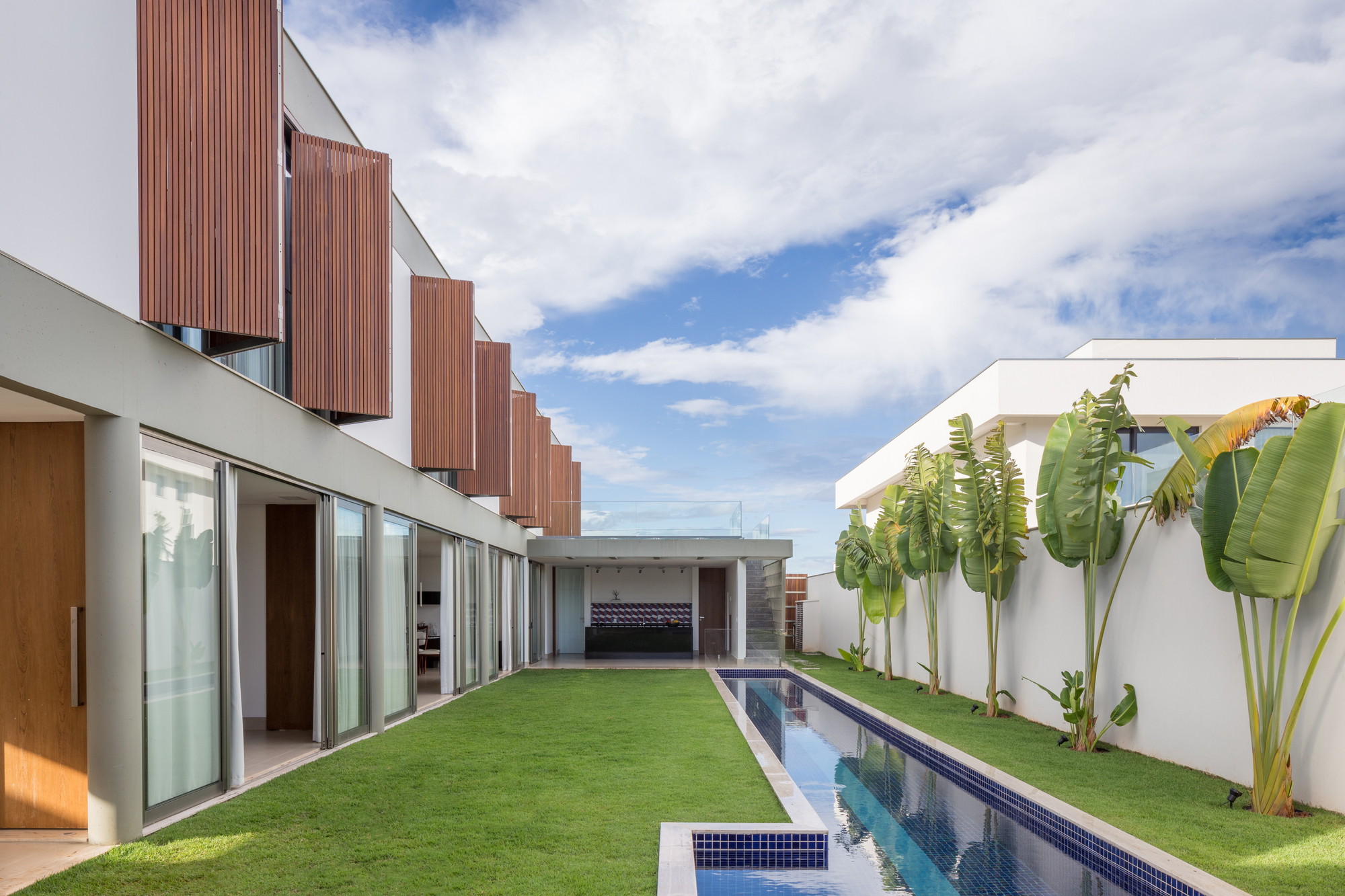 Gallery of MR House / Estúdio MRGB - 10