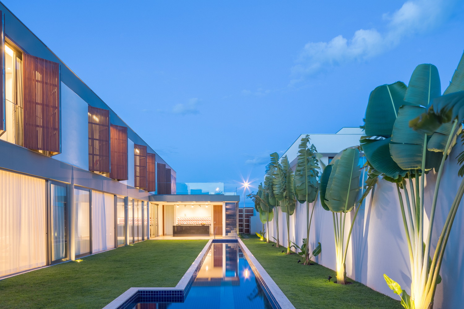 Gallery of MR House / Estúdio MRGB - 7