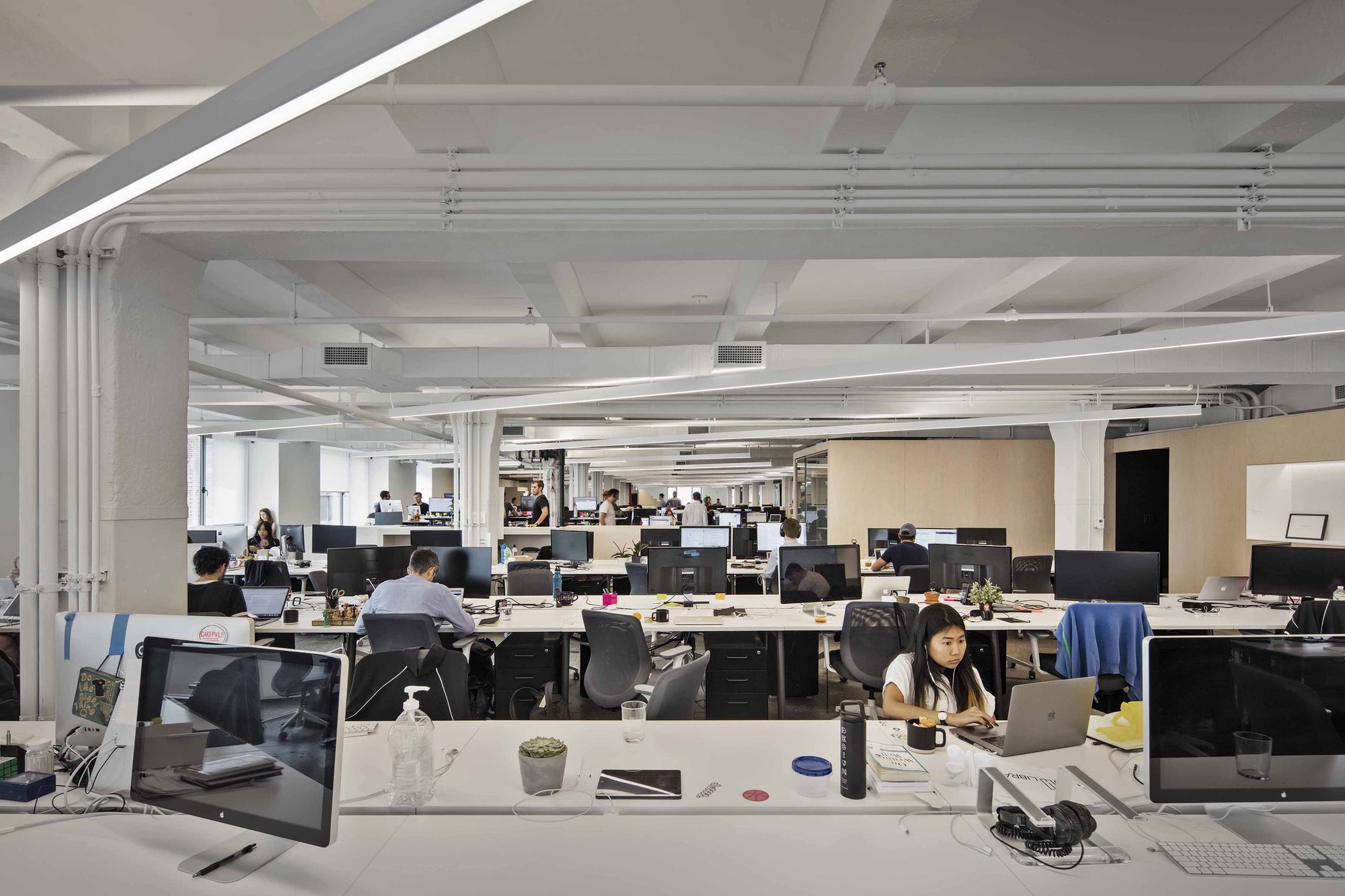 Gallery of Managed By Q Headquarters / Studio A+H - 6