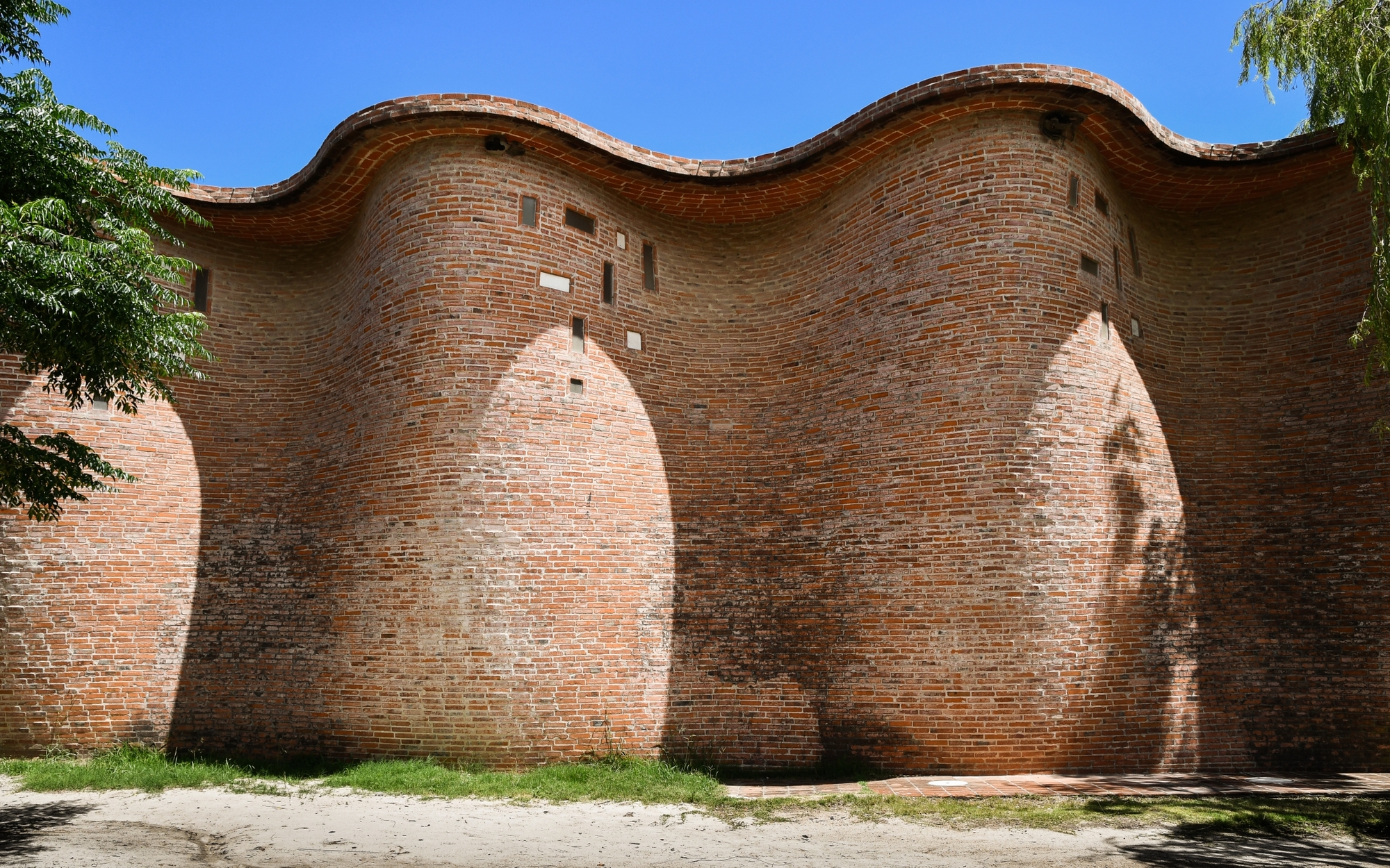 Gallery of The Intricate, Undulating Brickwork at Eladio Dieste's ...